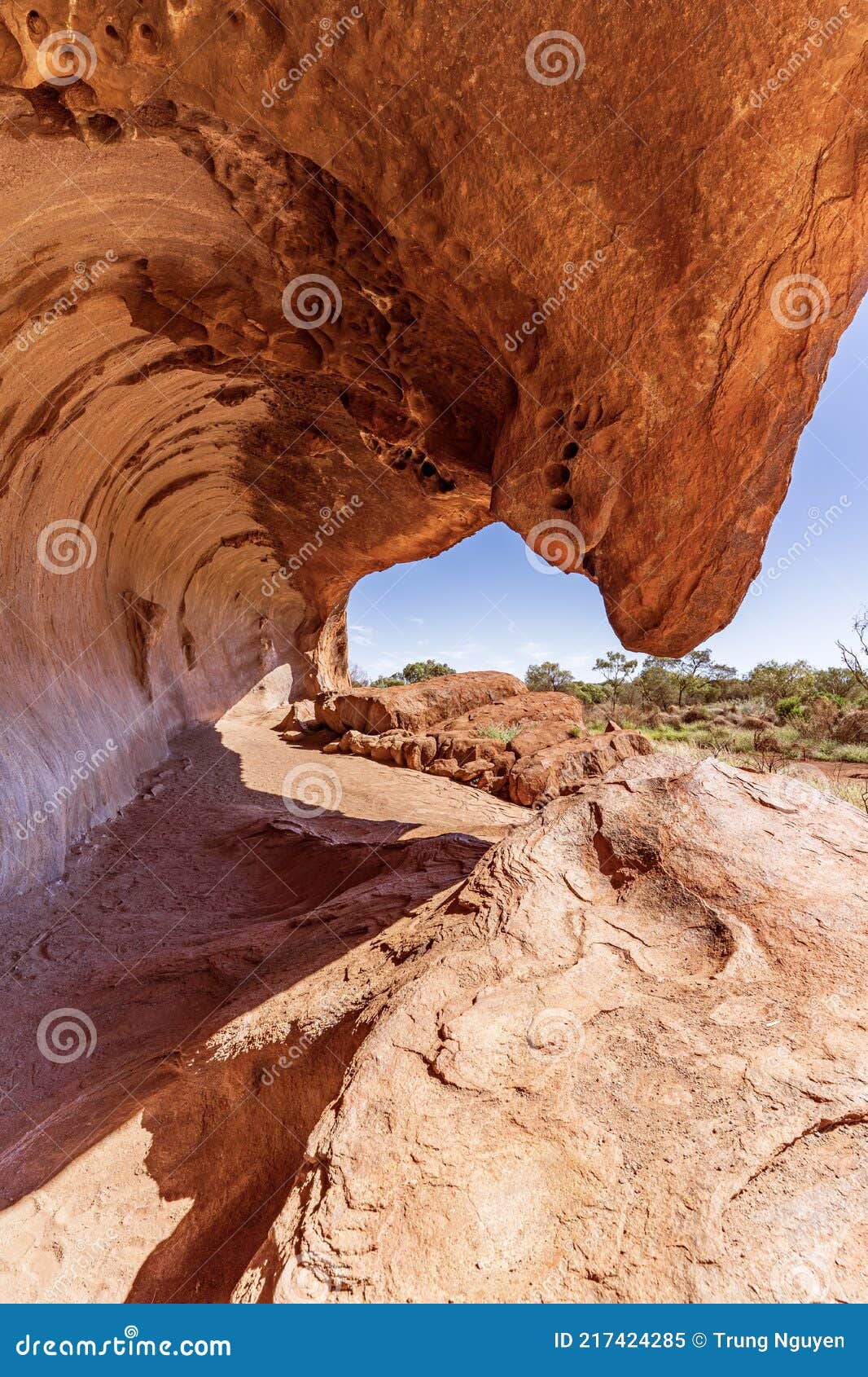 Kitchen Cave at Uluru editorial image. Image of desert - 217424285