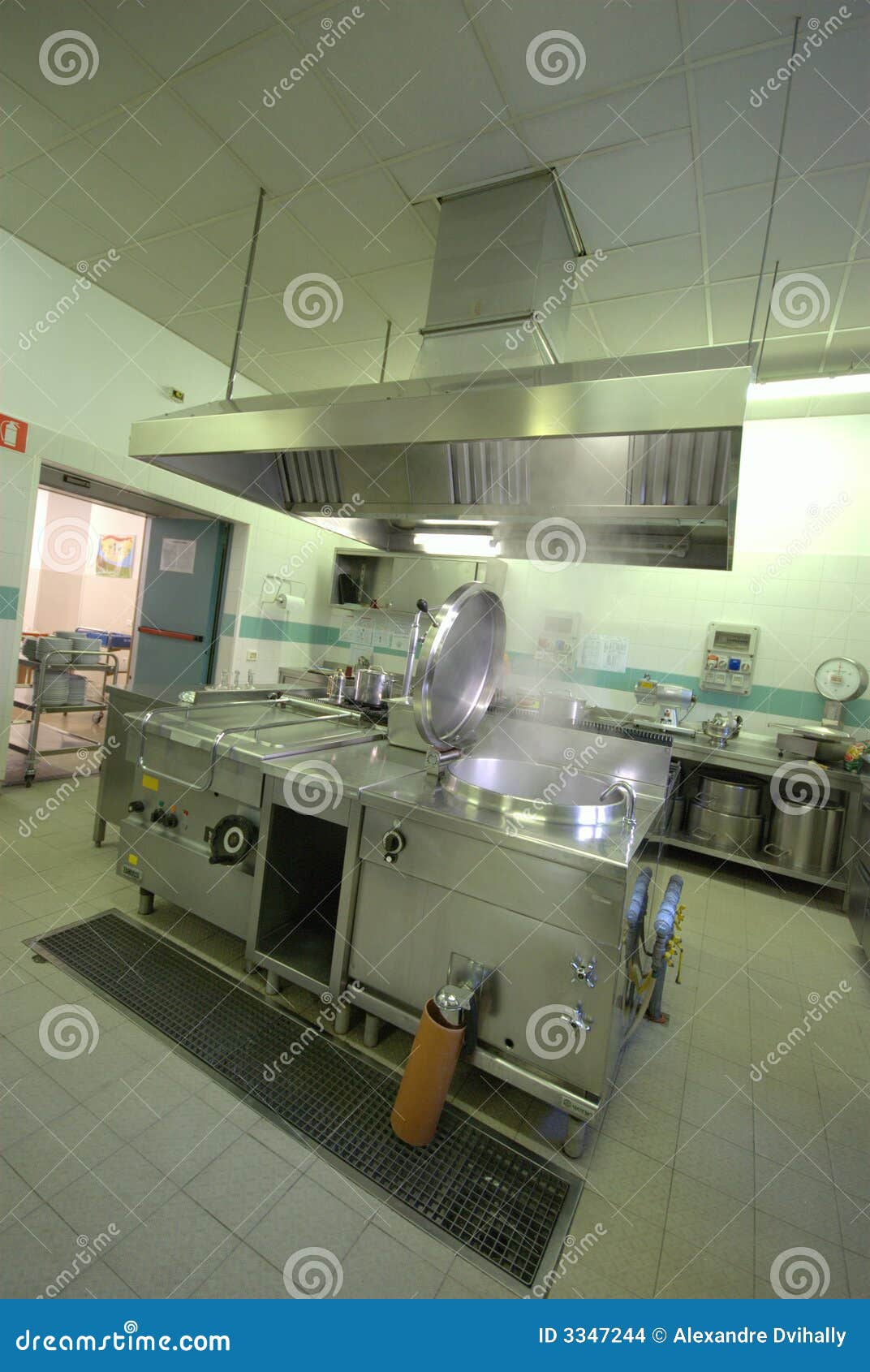 Kitchen restaurant stock photo. Image of people, place - 3347244