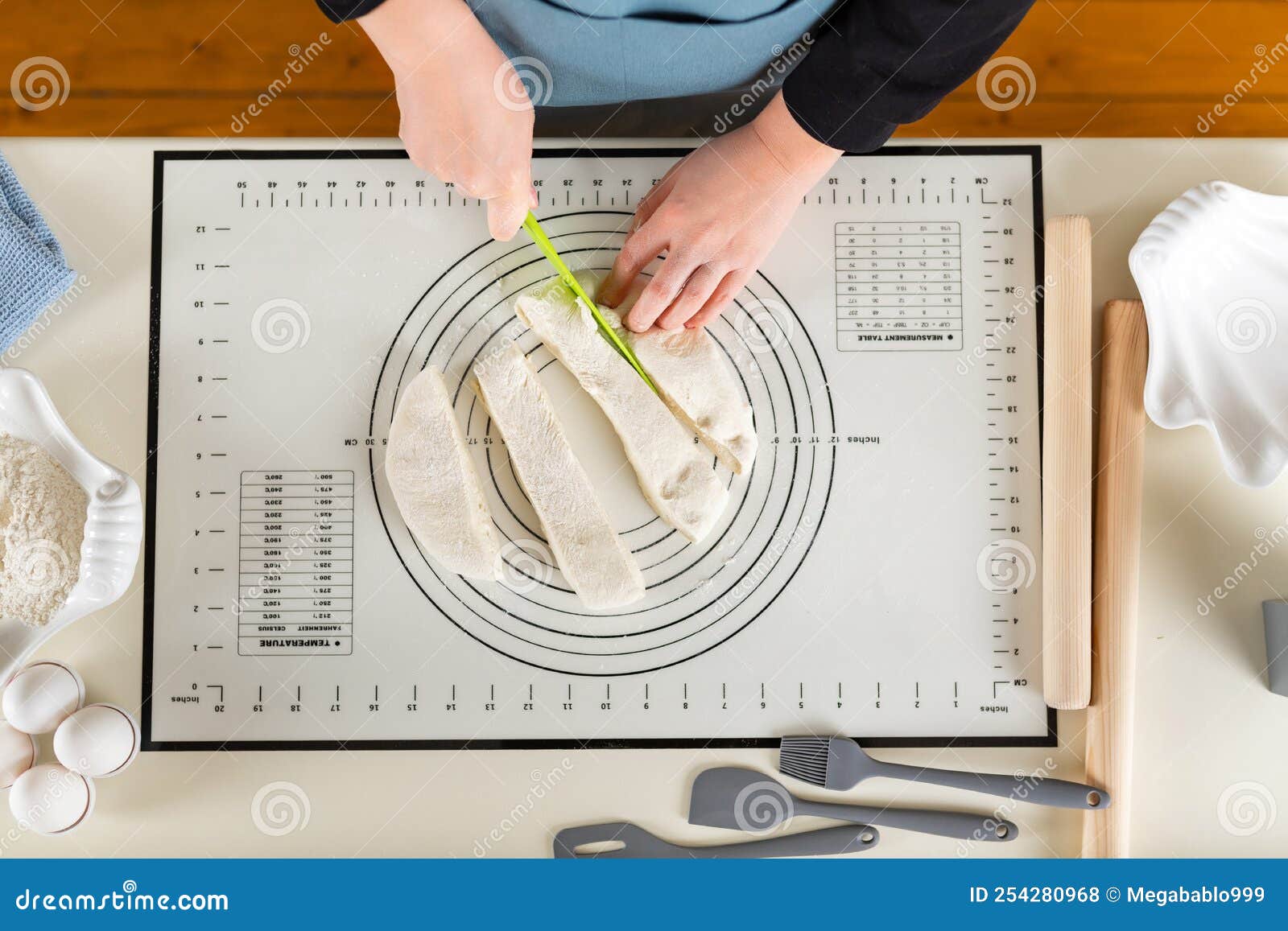 Kitchen Silicone Baking Mat with Markings and Tips on the Home Kitchen ...