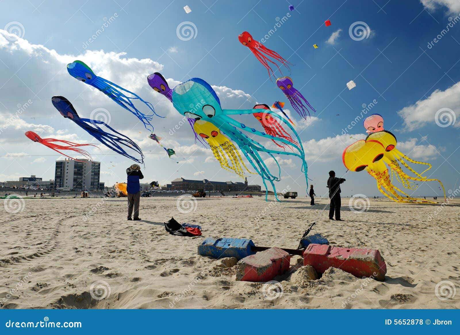 Kite competition stock photo. Image of windy, kite, kites - 5652878