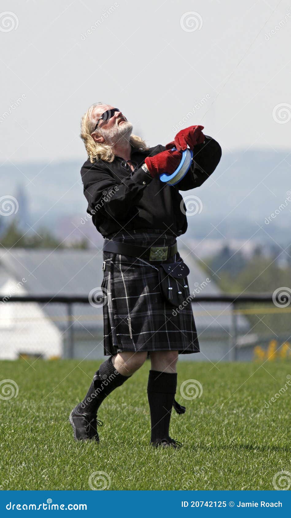 Kite Flying Dave Nicholl Kilt Editorial Image - Image of flying ...