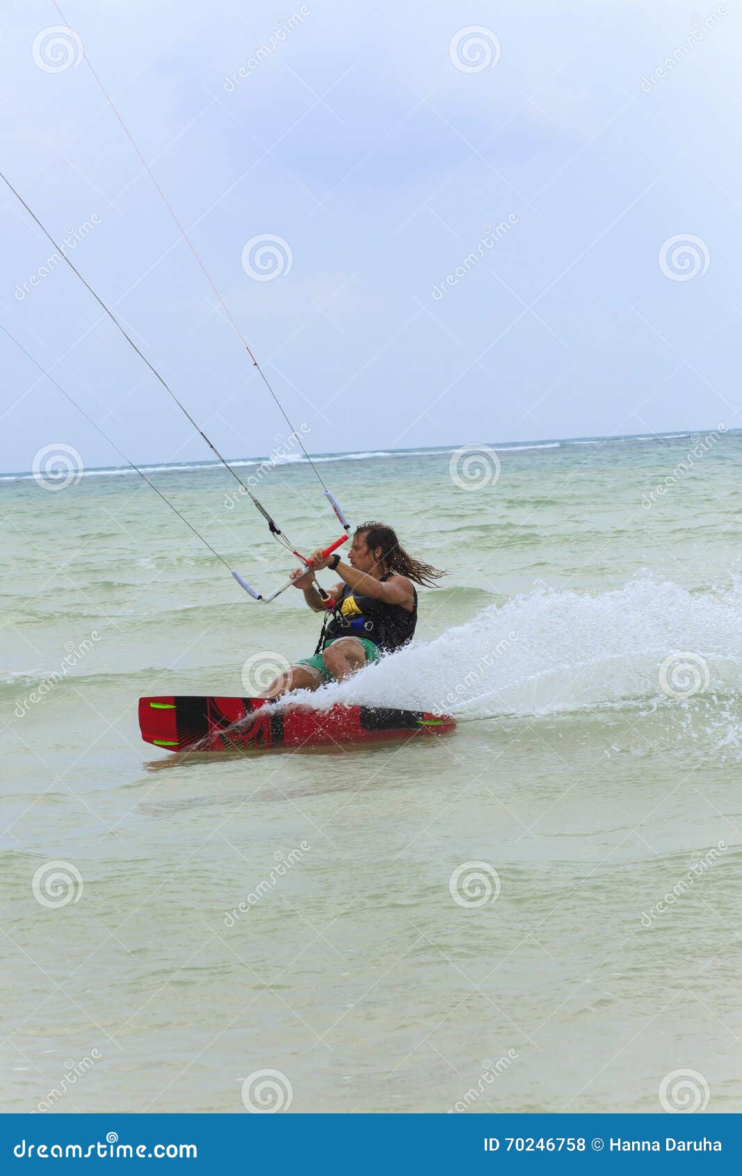 Kitesurfing En La Isla De Koh Samui 31 De Enero De 2015 Foto de archivo ...