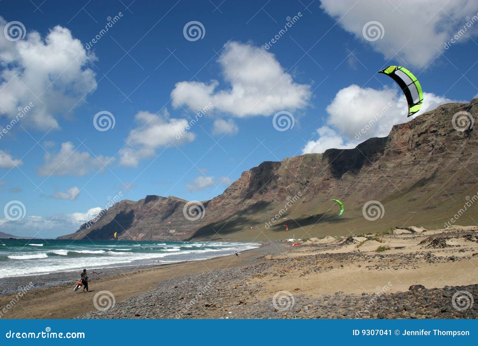 Kiting in Lanzarote stock image. Image of wave, cliffs - 9307041
