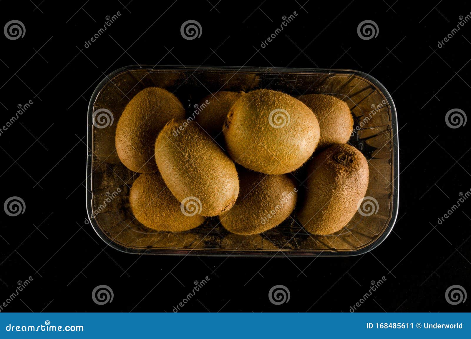 Kiwi in a box isolated 库存图片. 图片 包括有 自然, 本质, 水平, 空白, 纸盒 - 168485611