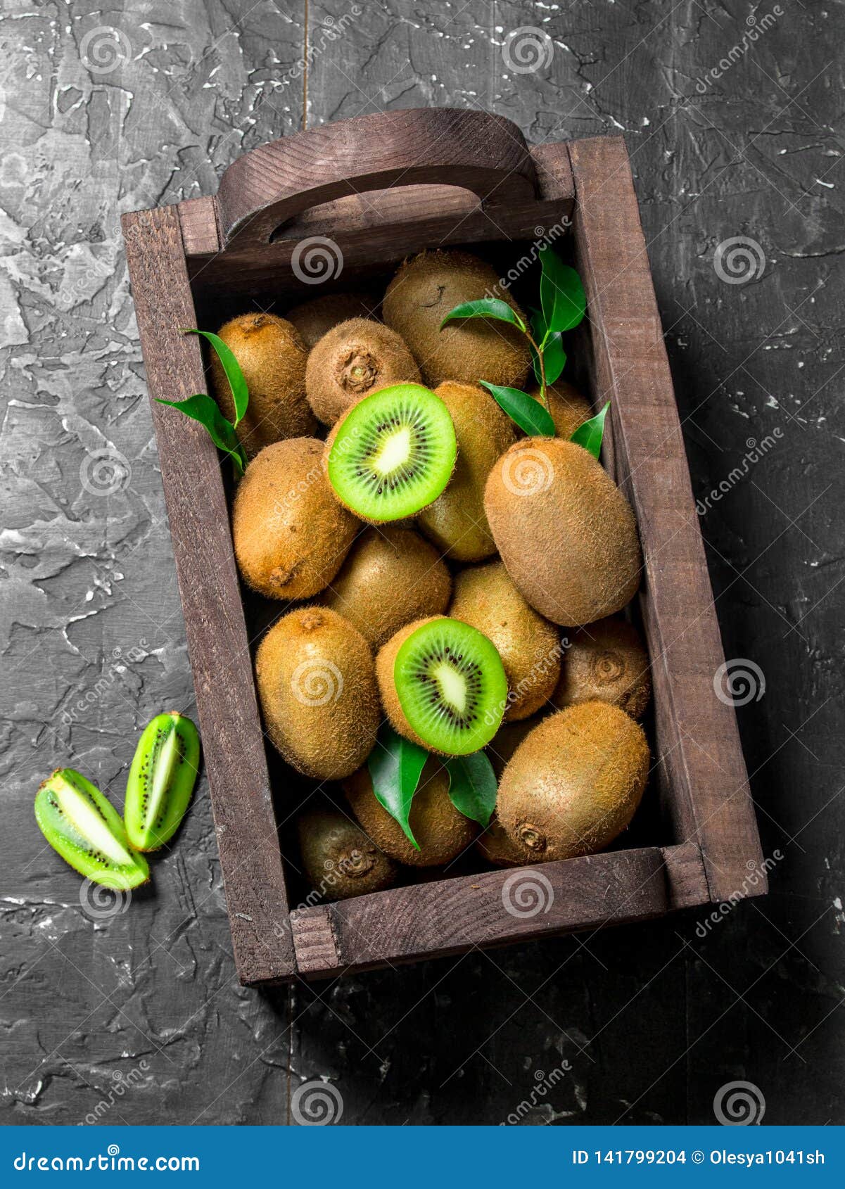 Kiwi Box Stock Photos - Download 1,962 Royalty Free Photos