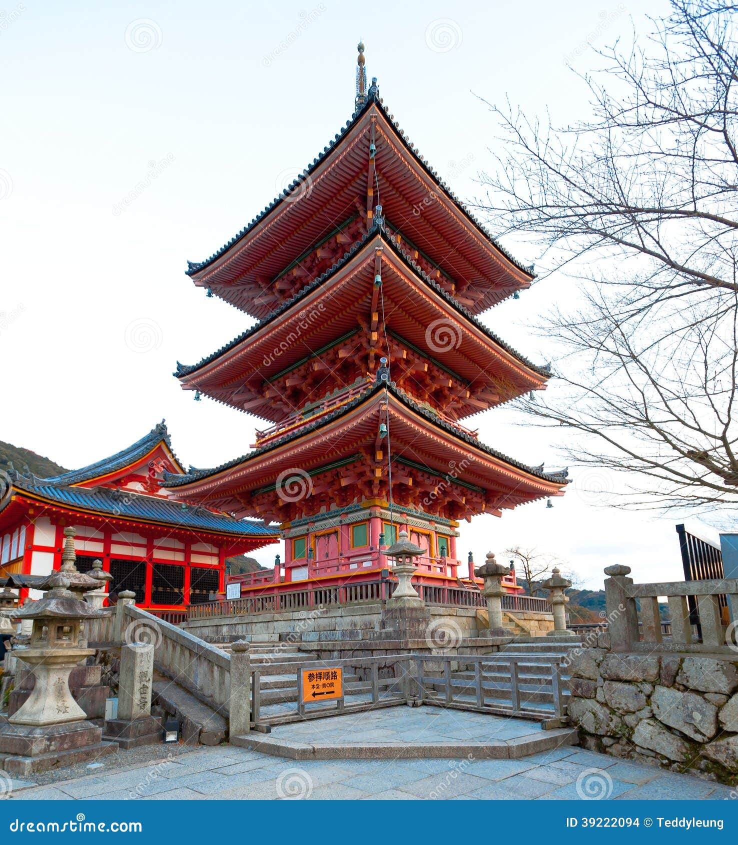 At Kiyomizu-dera Temple editorial stock image. Image of multi - 39222094