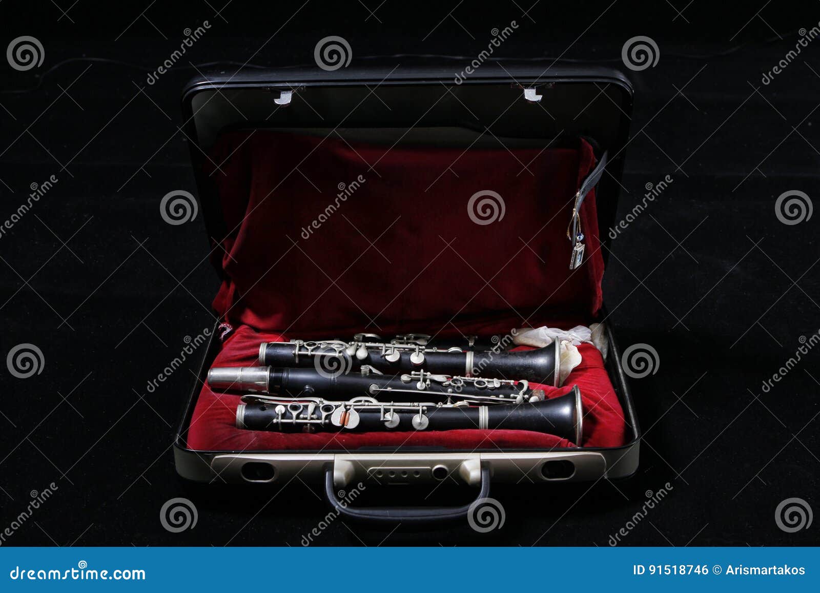 Klarinett i fall att arkivfoto. Bild av traditionellt - 91518746
