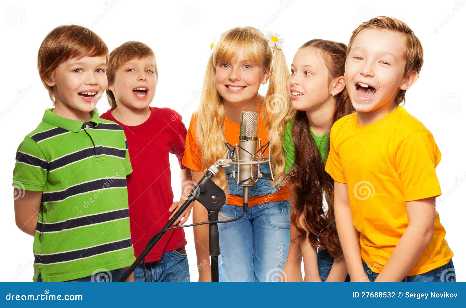 Klasgenoten Die Samen Zingen Stock Foto - Image of geïsoleerd, kinderen ...