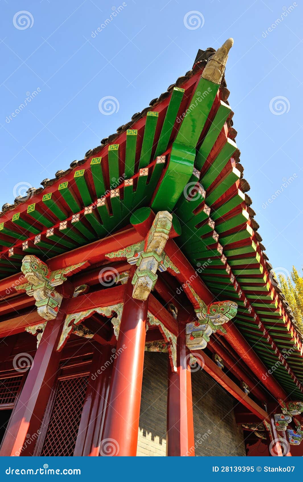 Klassiek Chinees dak stock afbeelding. Image of decoratief - 28139395