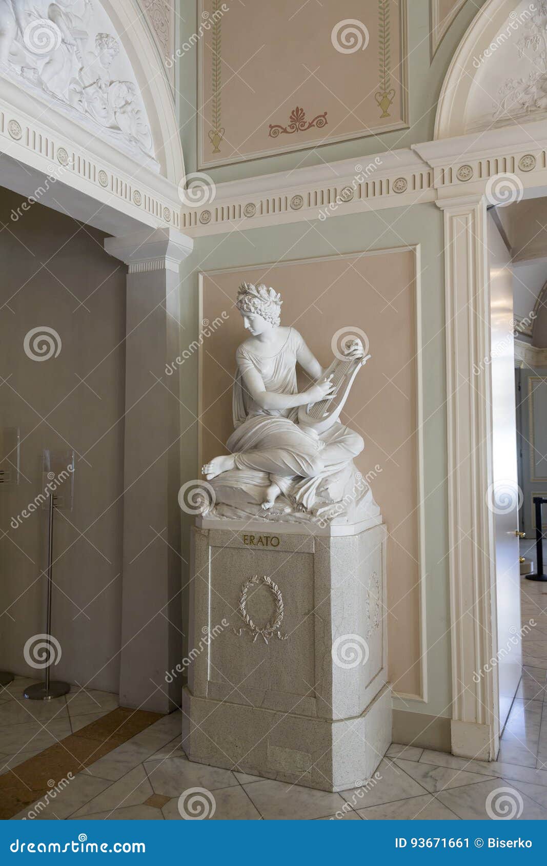 Klassische Skulptur Des Musen Erato Stockbild - Bild von griechisch ...