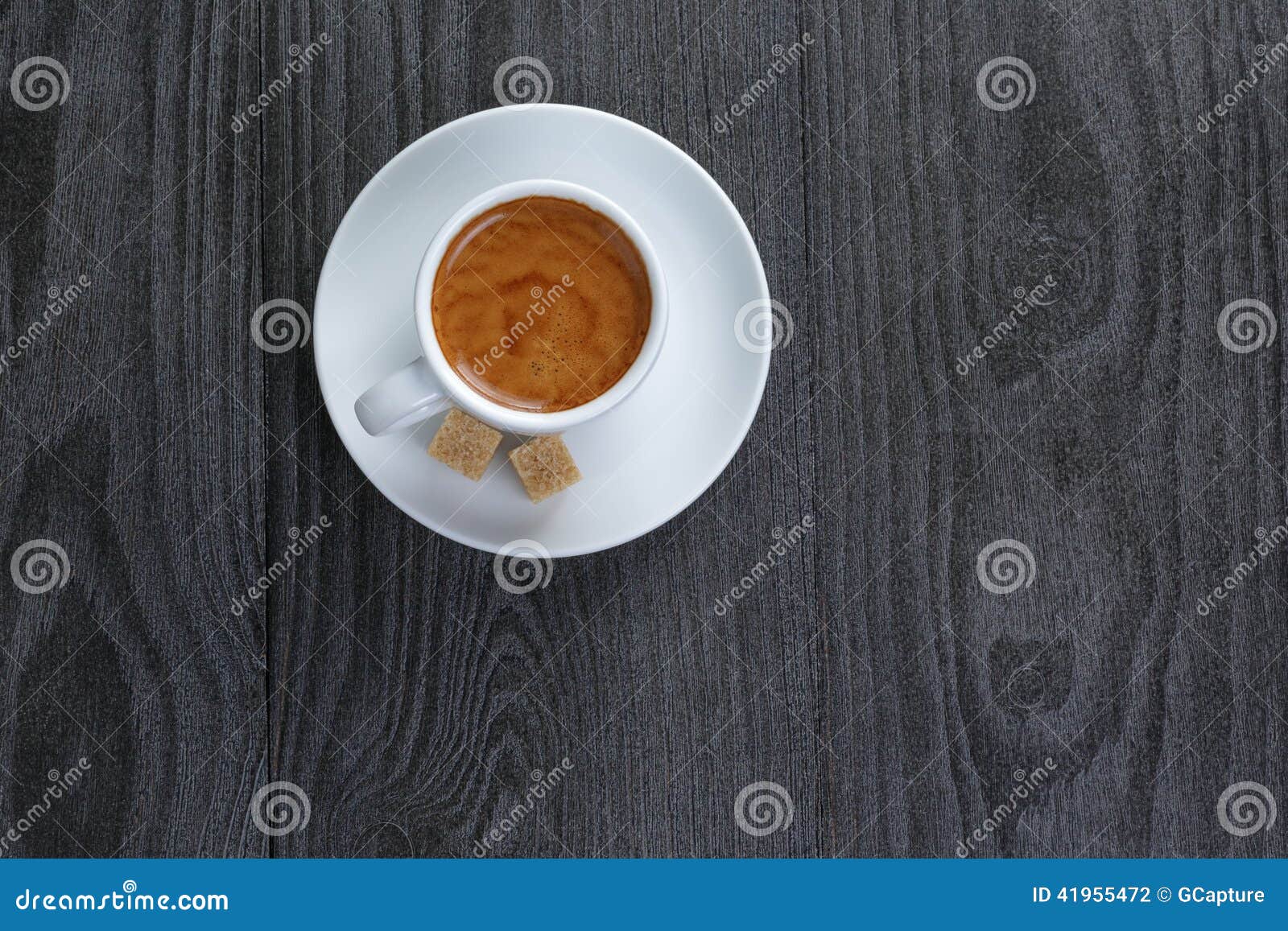 Klassischer Doppelten Espresso Auf Hölzerner Tabelle Stockfoto - Bild ...