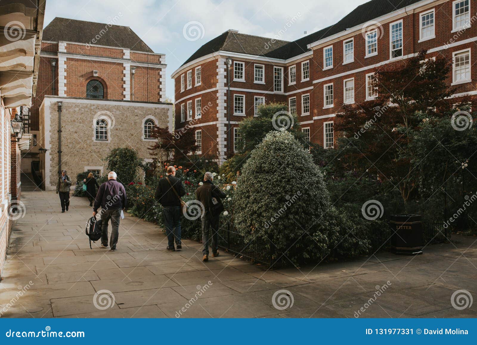 Klassischer Englischer Hof, Mit Generischer Wohnungsarchitektur ...