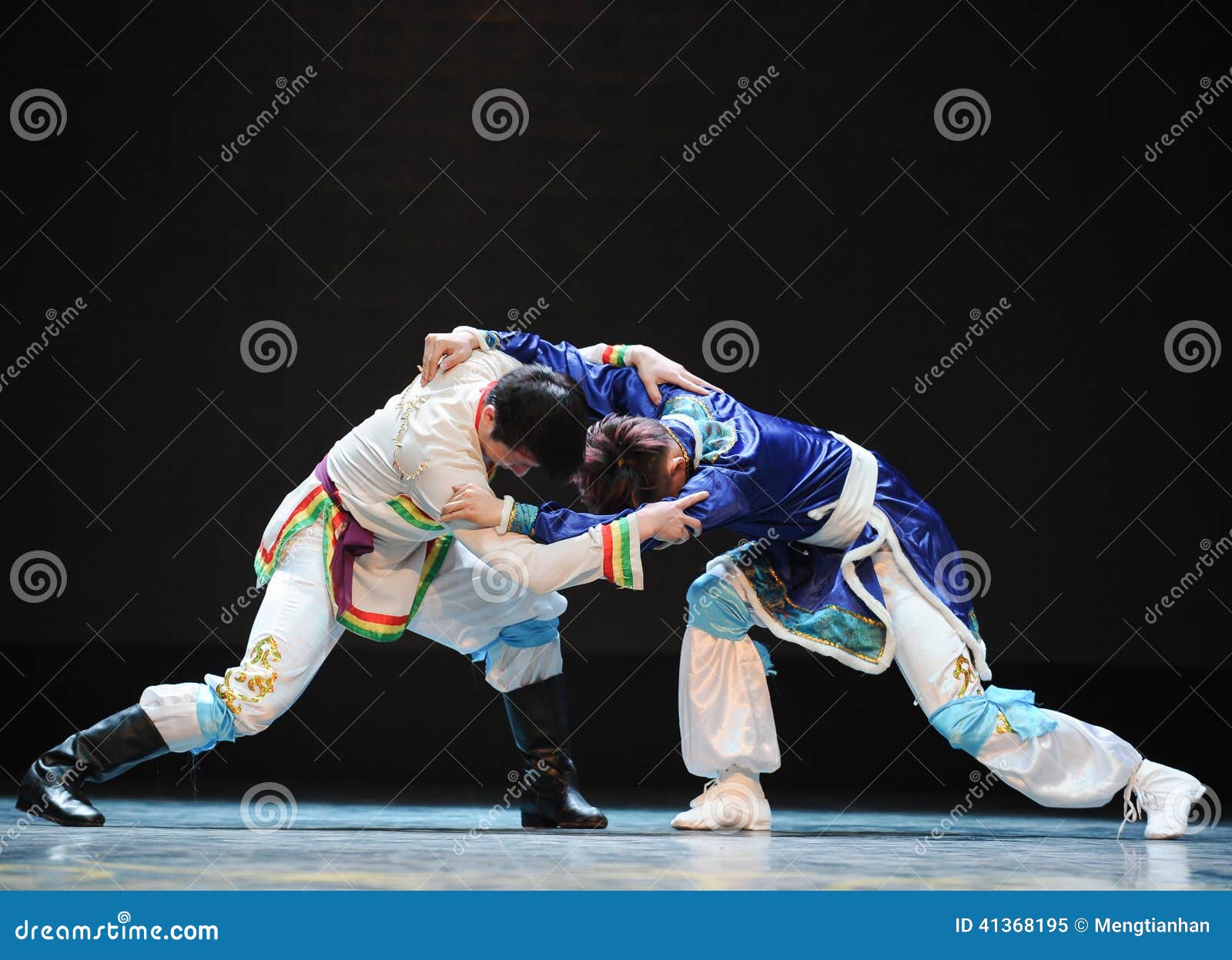 Klassischer Tanz: Wringen redaktionelles bild. Bild von liebe - 41368195