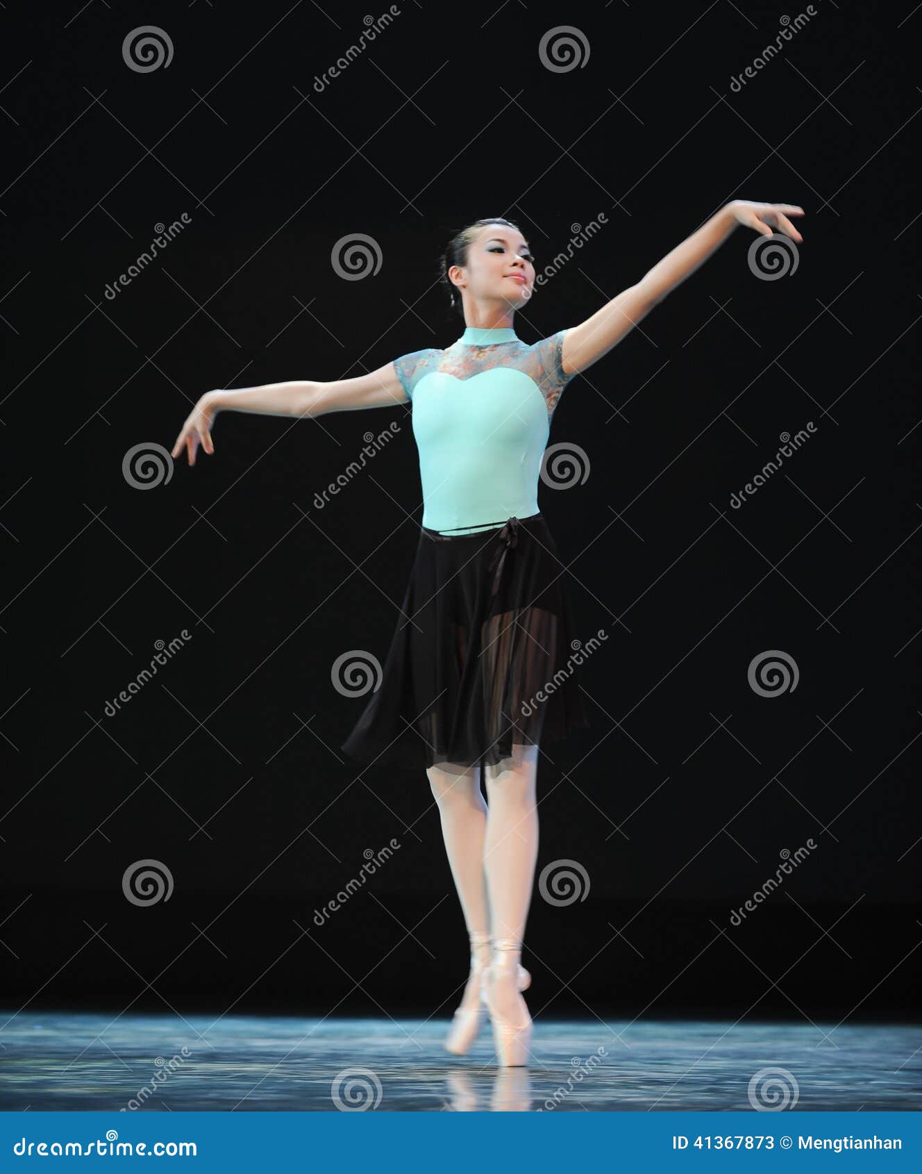 Klassisches Ballett: Walzer Der Blumen Redaktionelles Stockfoto - Bild ...