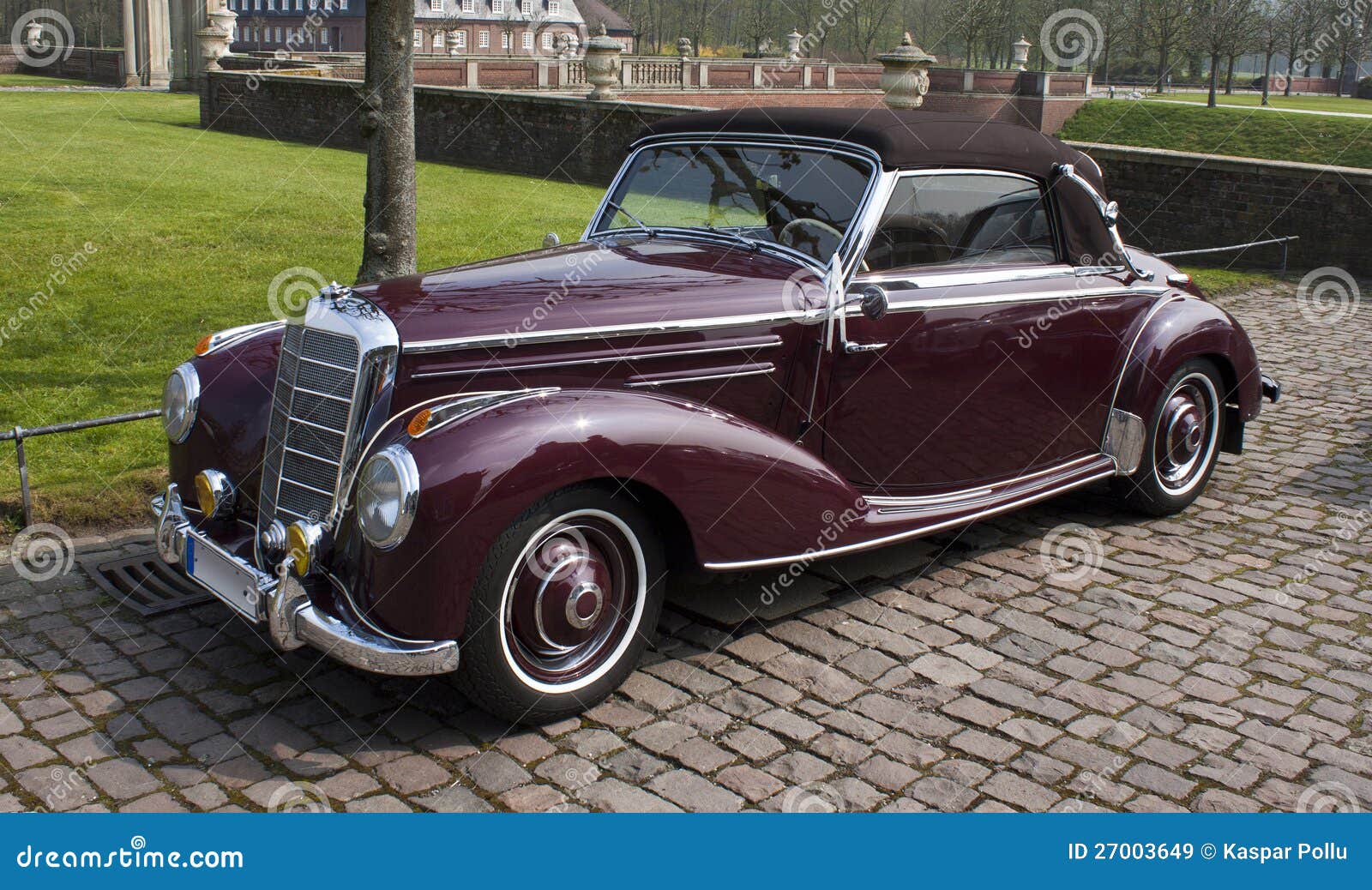 Klassisk bil fotografering för bildbyråer. Bild av bens - 27003649