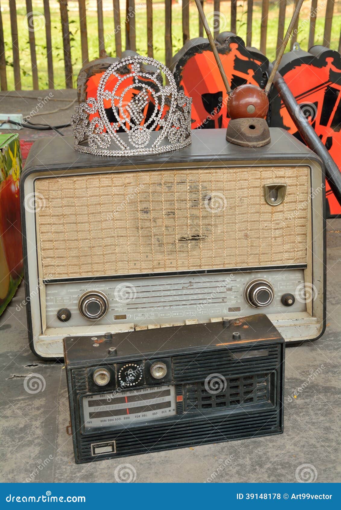 Klassisk Gammal Antik Radio Arkivfoto - Bild av över, aktuell: 39148178