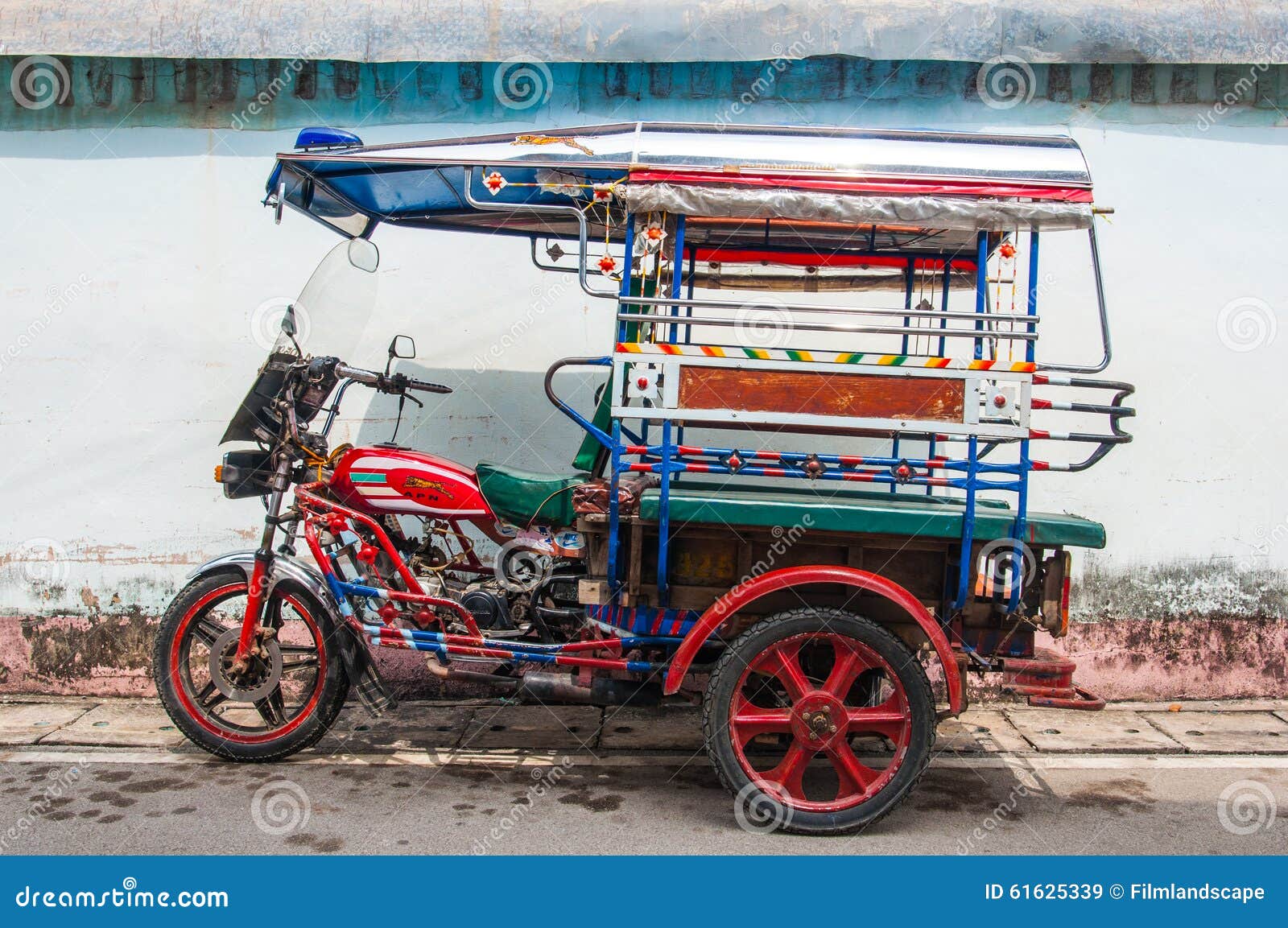 Klasyczny auto riksza obraz stock editorial. Obraz złożonej z miejscowy ...