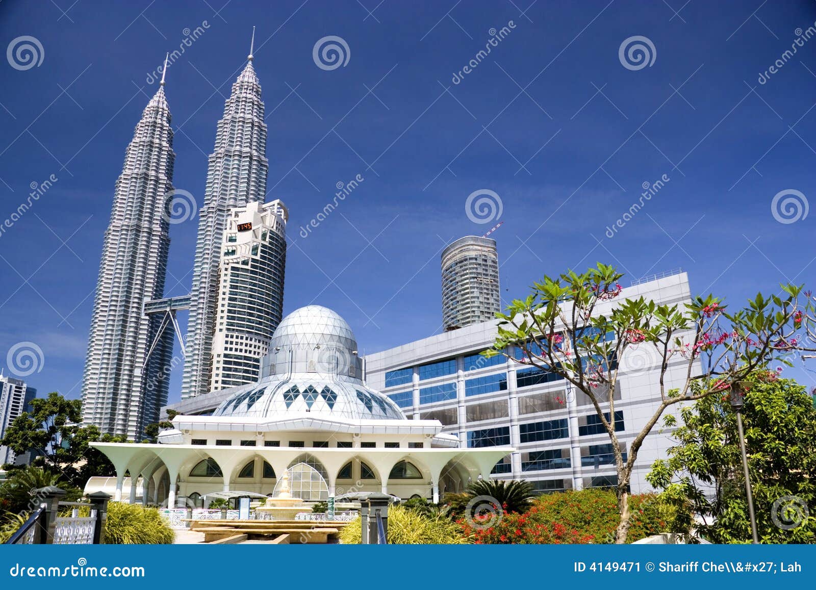 KLCC Mosque stock image. Image of muslim, islamic, petronas - 4149471