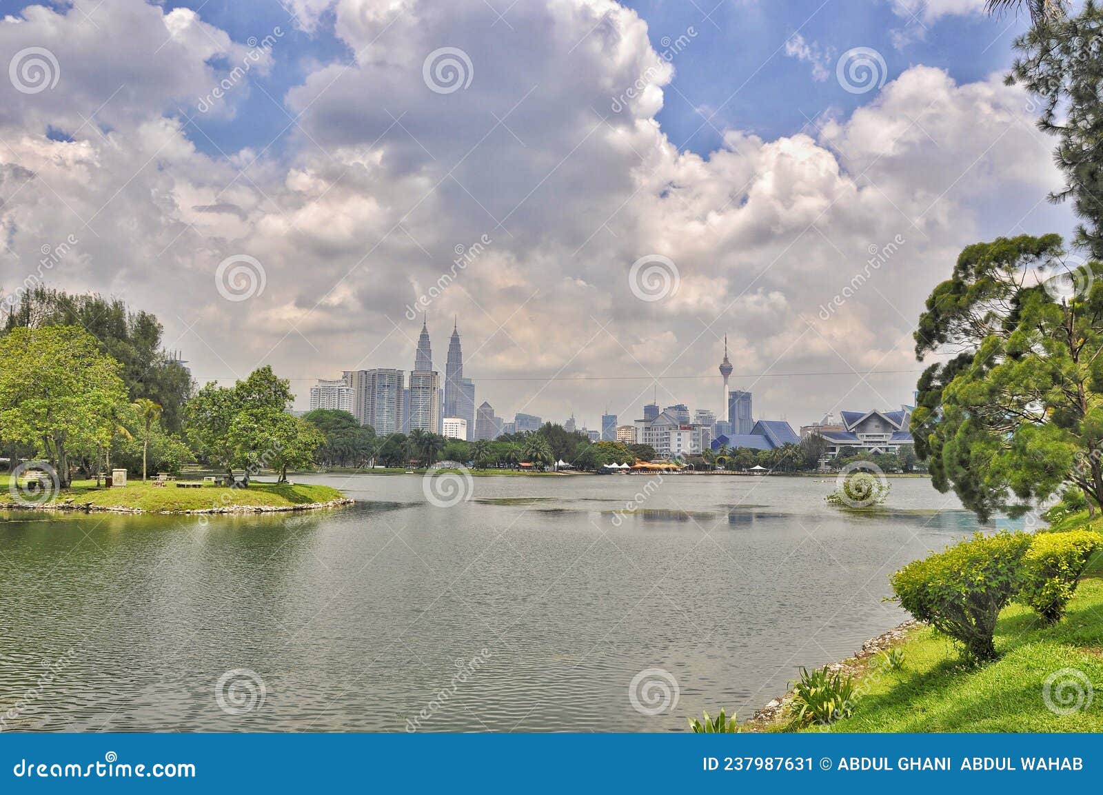 KLCC Tower, Lake Cloudy Background Editorial Photo - Image of city ...
