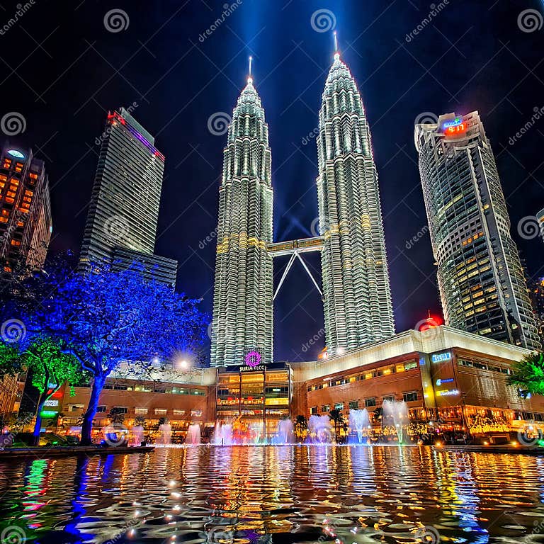 KLCC twin tower editorial stock image. Image of twin - 266802954