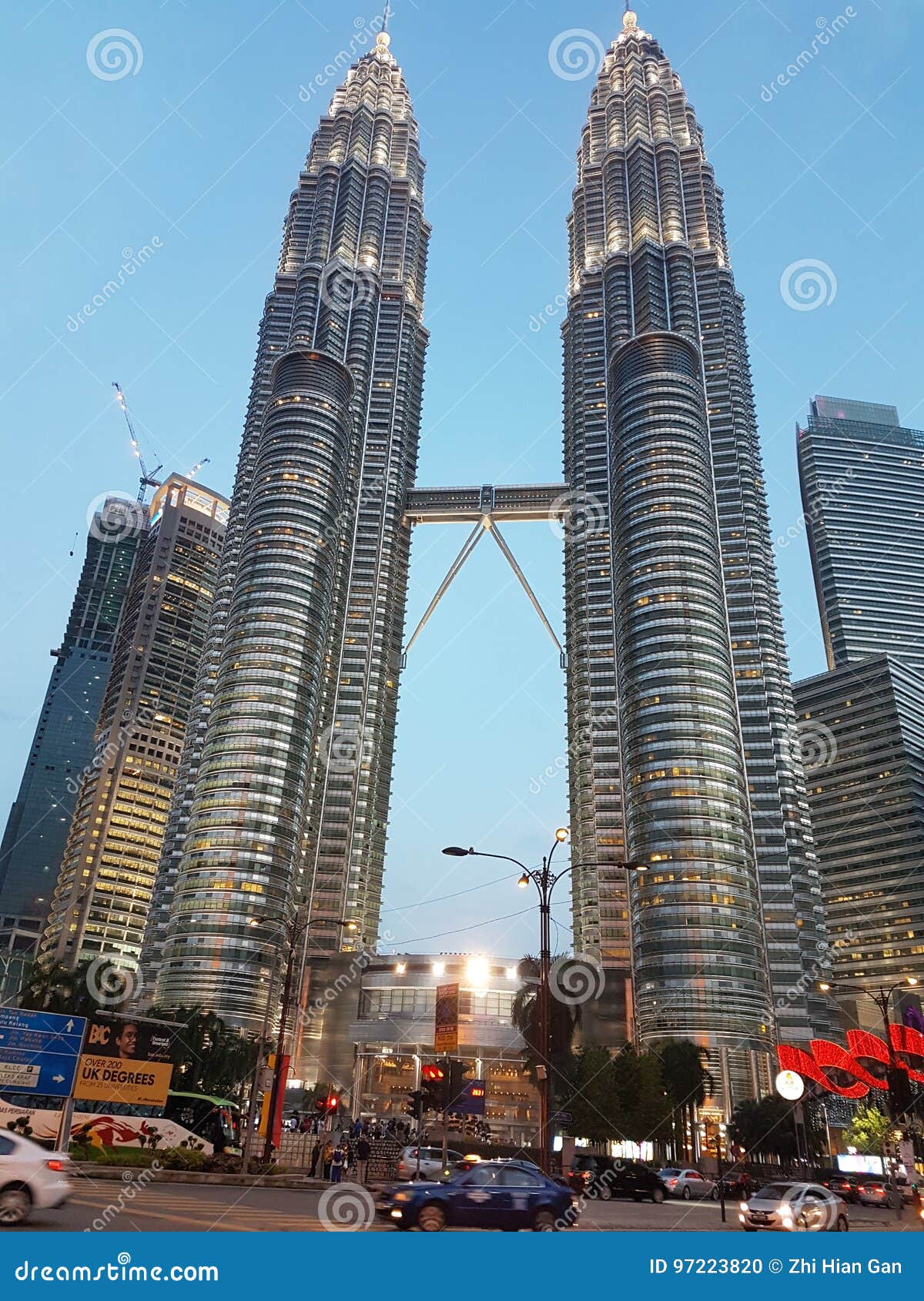 KLCC Twin Tower Evening View Editorial Image - Image of tower, klcc ...
