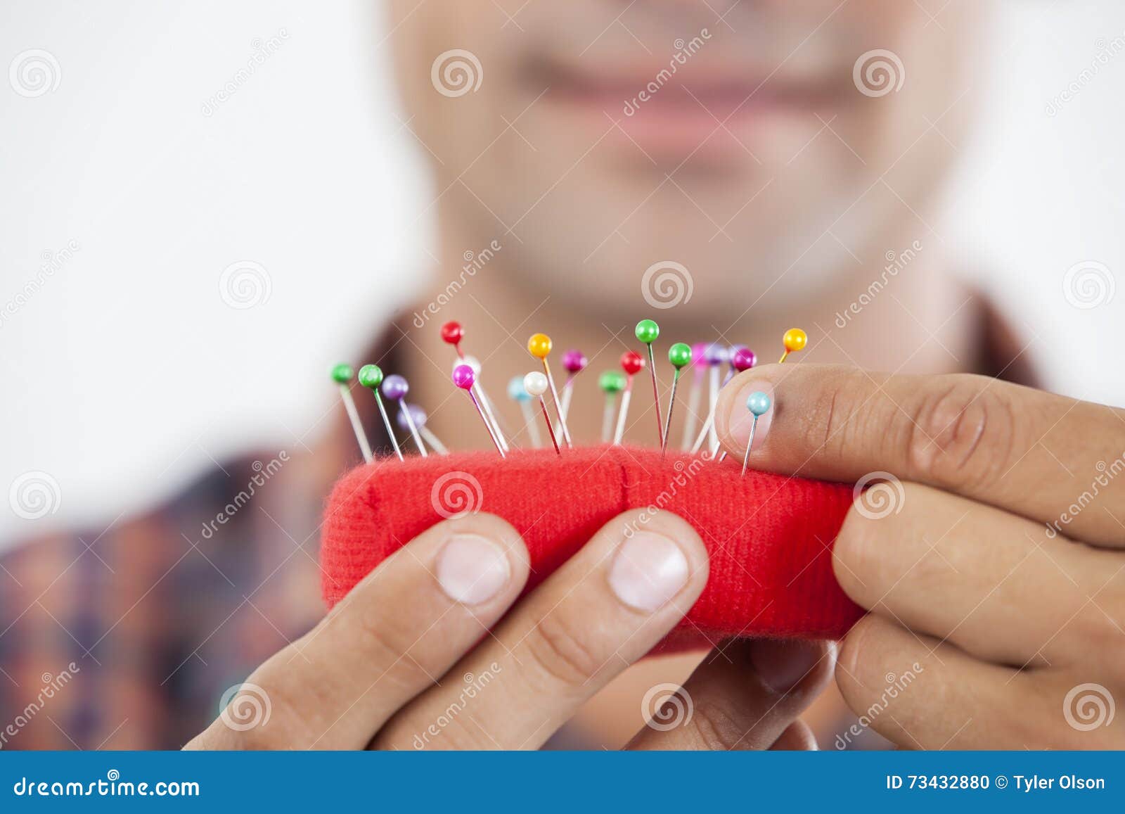 Kleermaker Putting Pin in Cushion at Factory Stock Foto - Image of ...