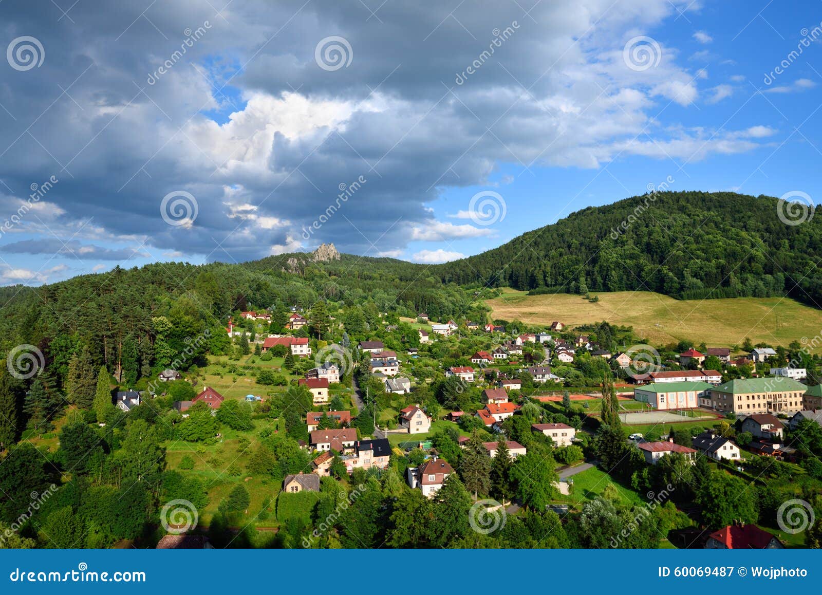 Klein Dorp Van Mala Skala in Boheems Paradijs Stock Afbeelding - Image ...