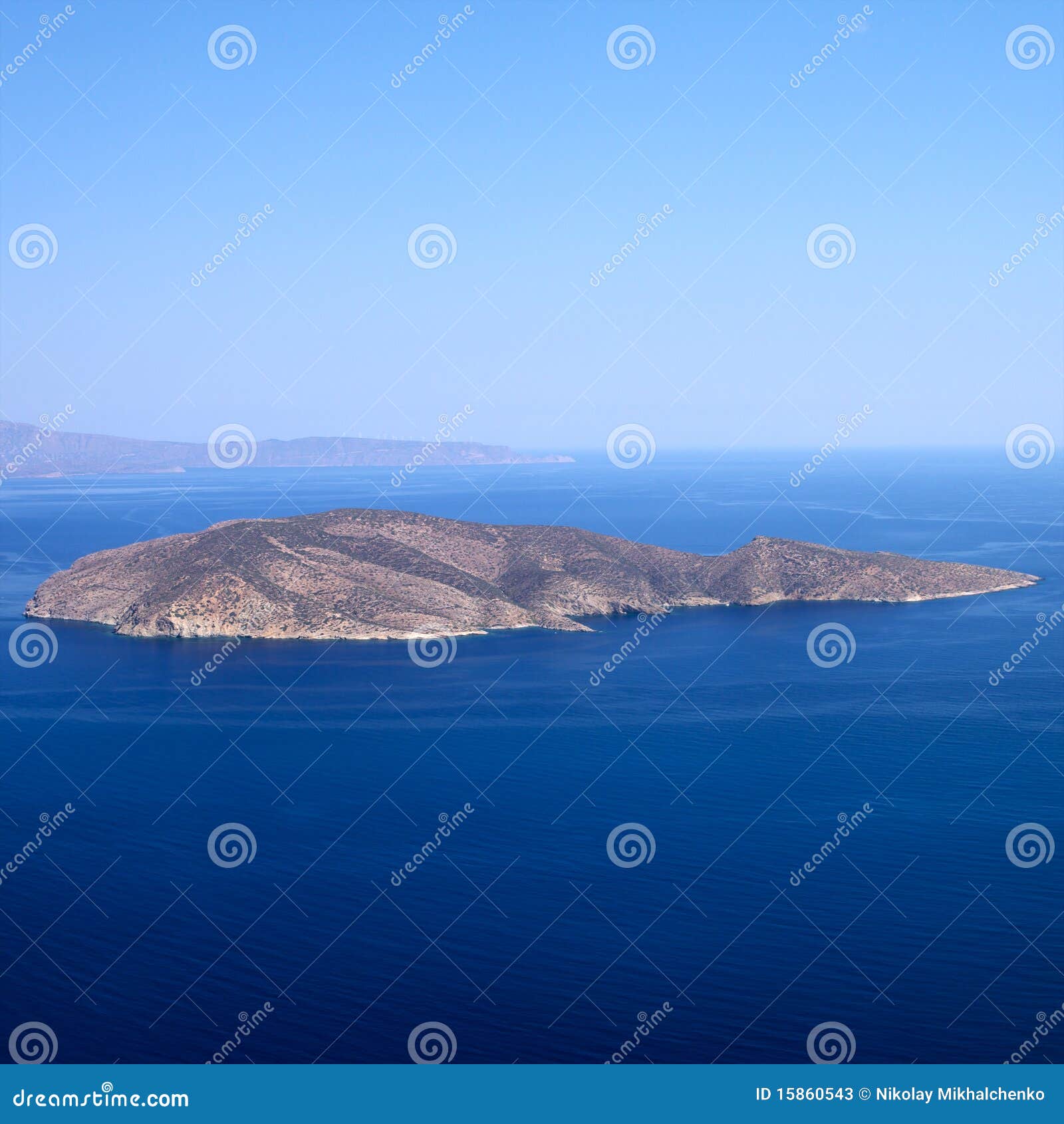 Kleine Insel im Meer stockbild. Bild von griechenland - 15860543