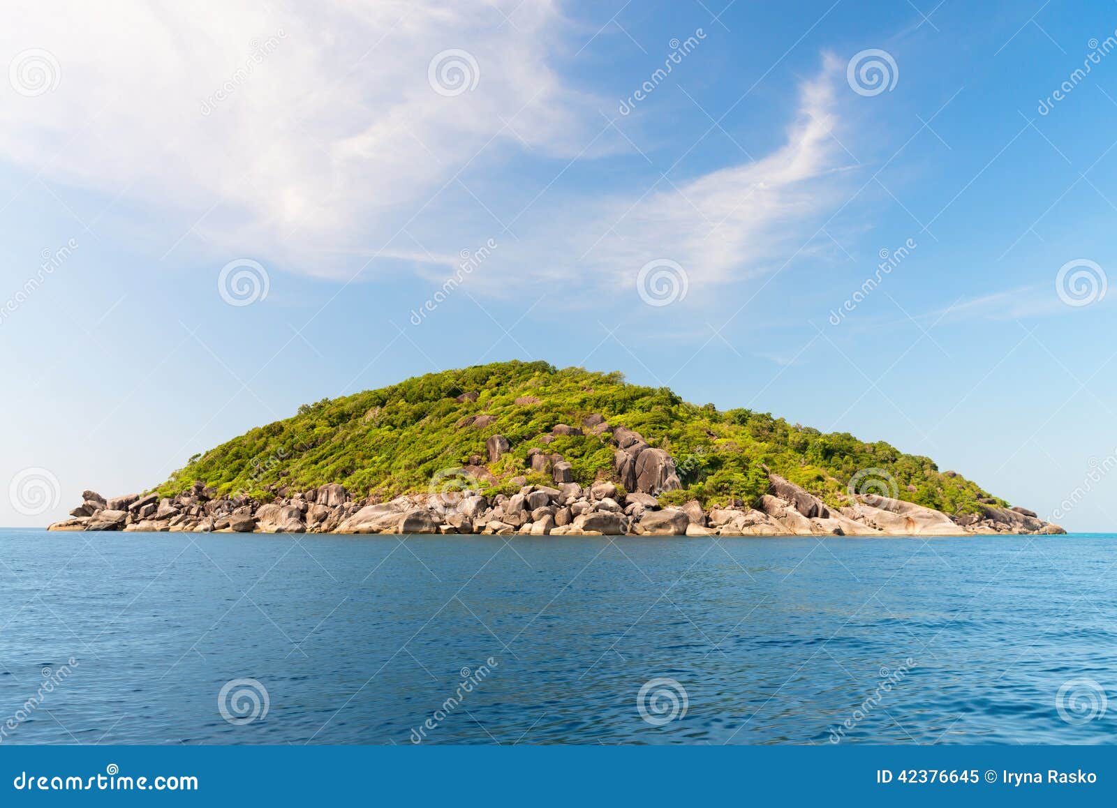 Kleine Insel Mitten in Dem Meer Stockbild - Bild von blau, reise: 42376645