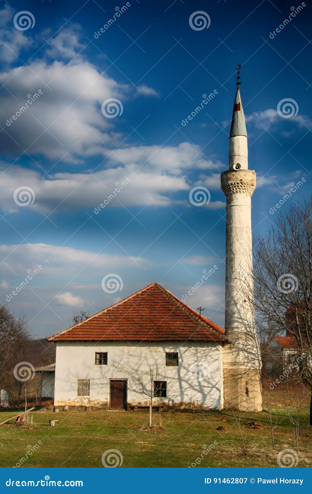 Kleine Moschee Mit Minarett Stockbild - Bild von religion, architektur ...