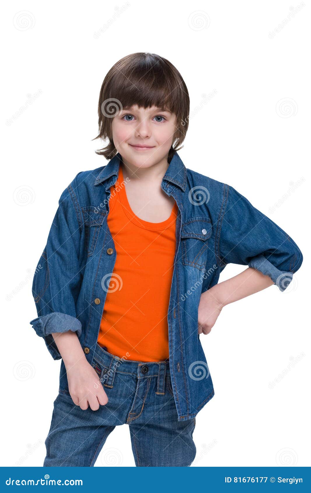 Kleiner Junge Der Mode in Einer Jeansklage Stockbild - Bild von studio ...