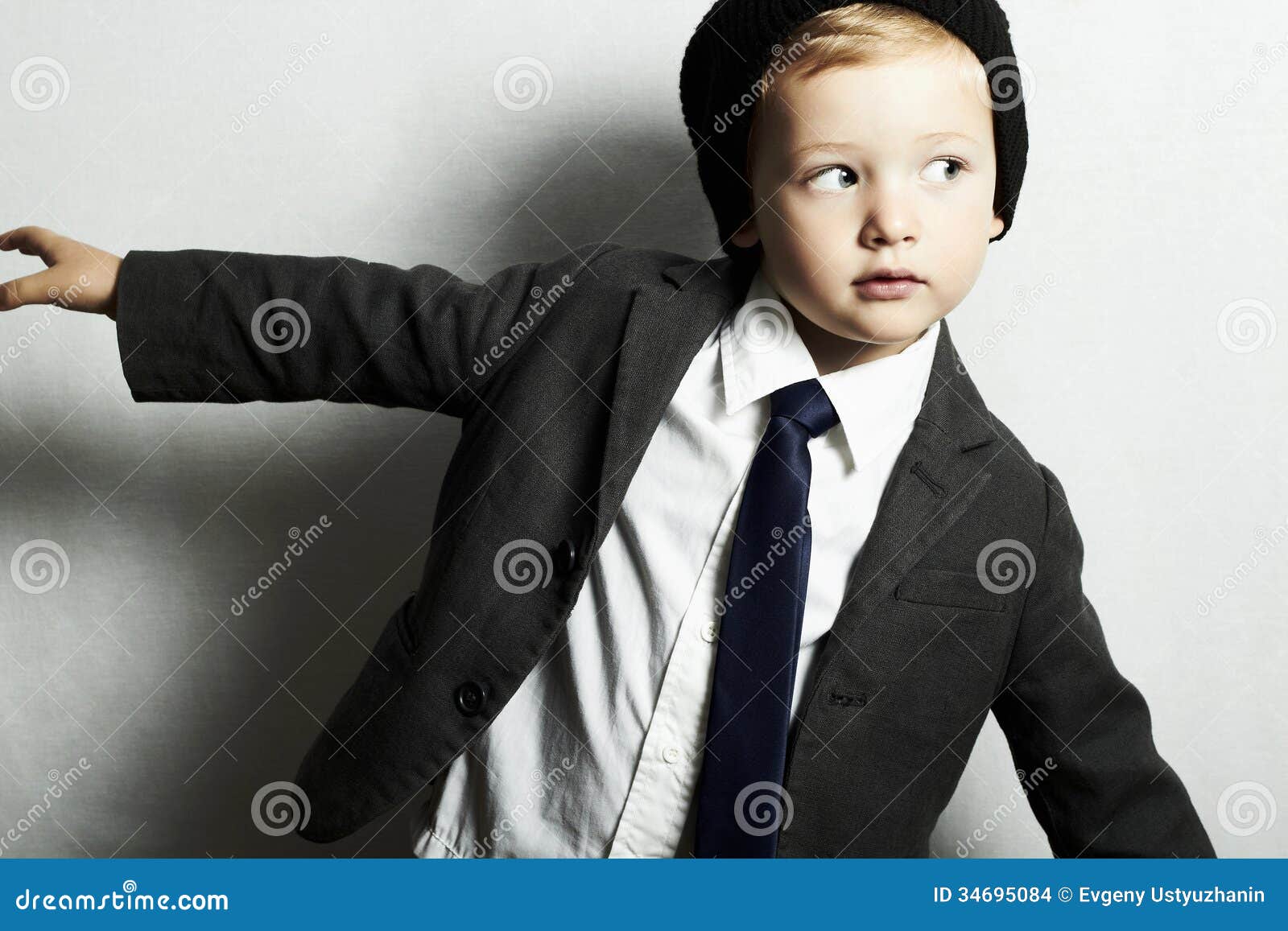 Kleiner Junge Der Mode in Tie.stylish-Kind. Mode Children.suit ...