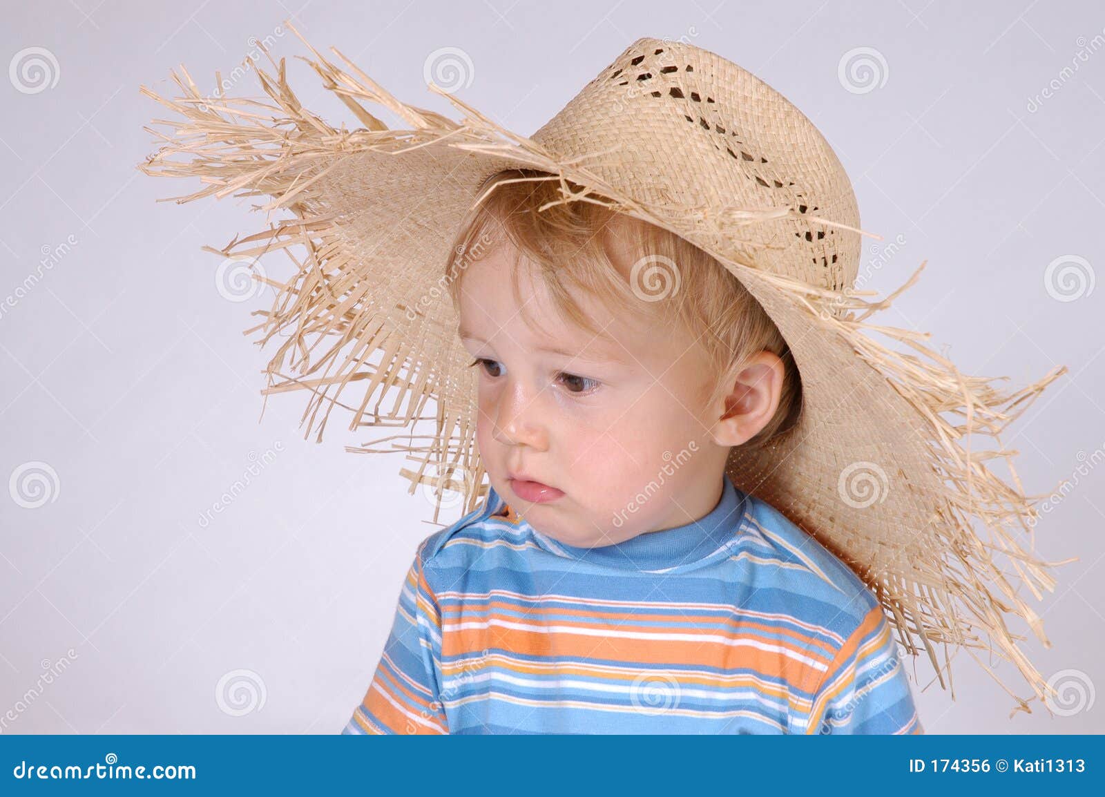 Kleiner Junge Mit Strohhut IV Stockfoto - Bild von person, hemd: 174356