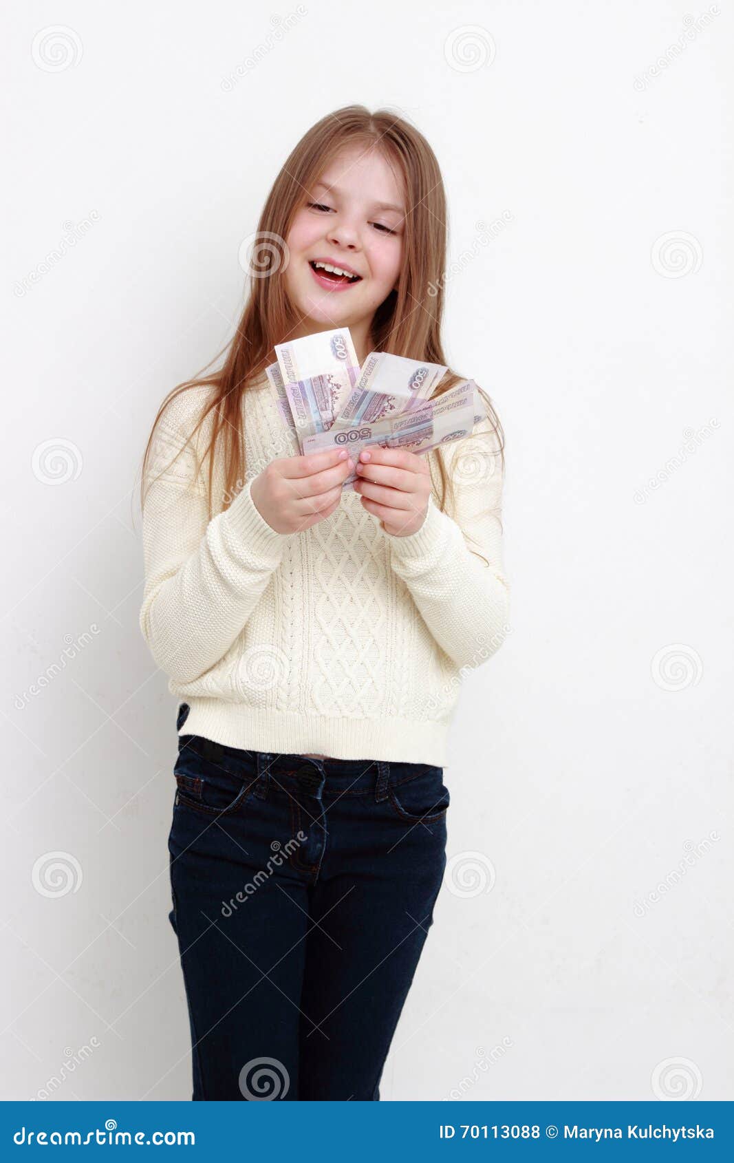 Kleines Mädchen Und Russisches Geld Stockfoto - Bild von finanzierung ...