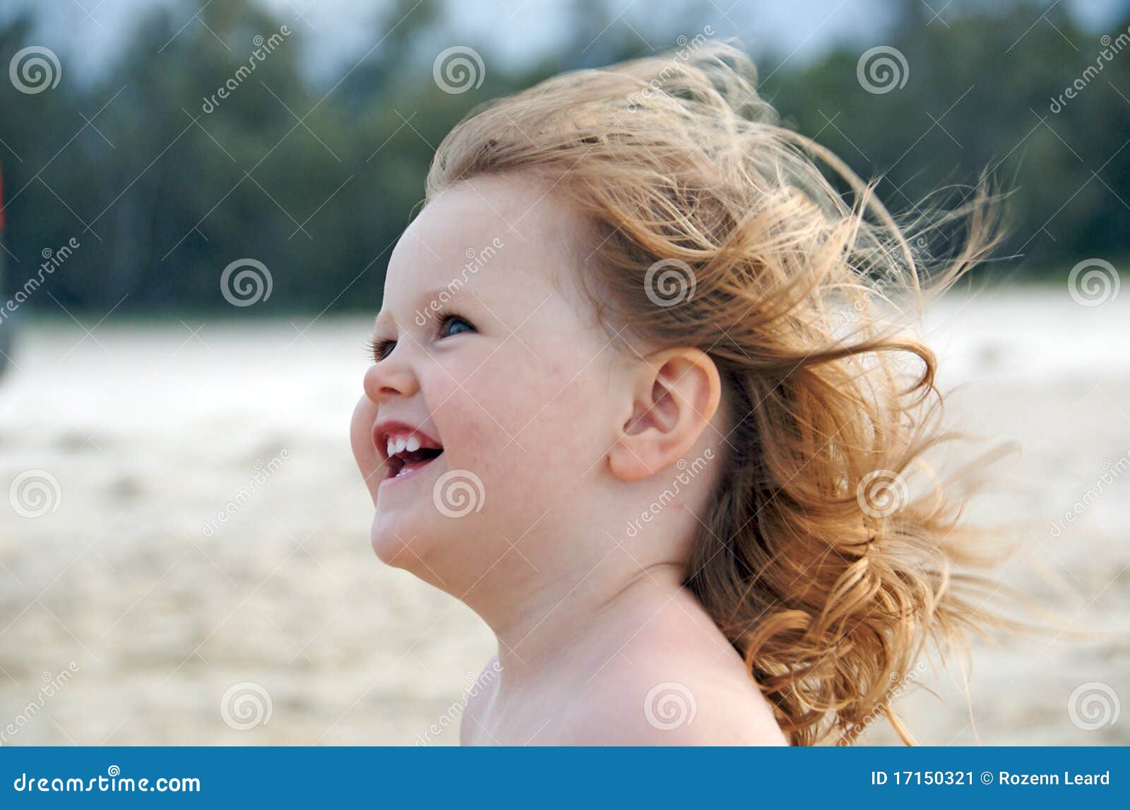 Kleinkind im Wind stockbild. Bild von lächeln, porträt - 17150321