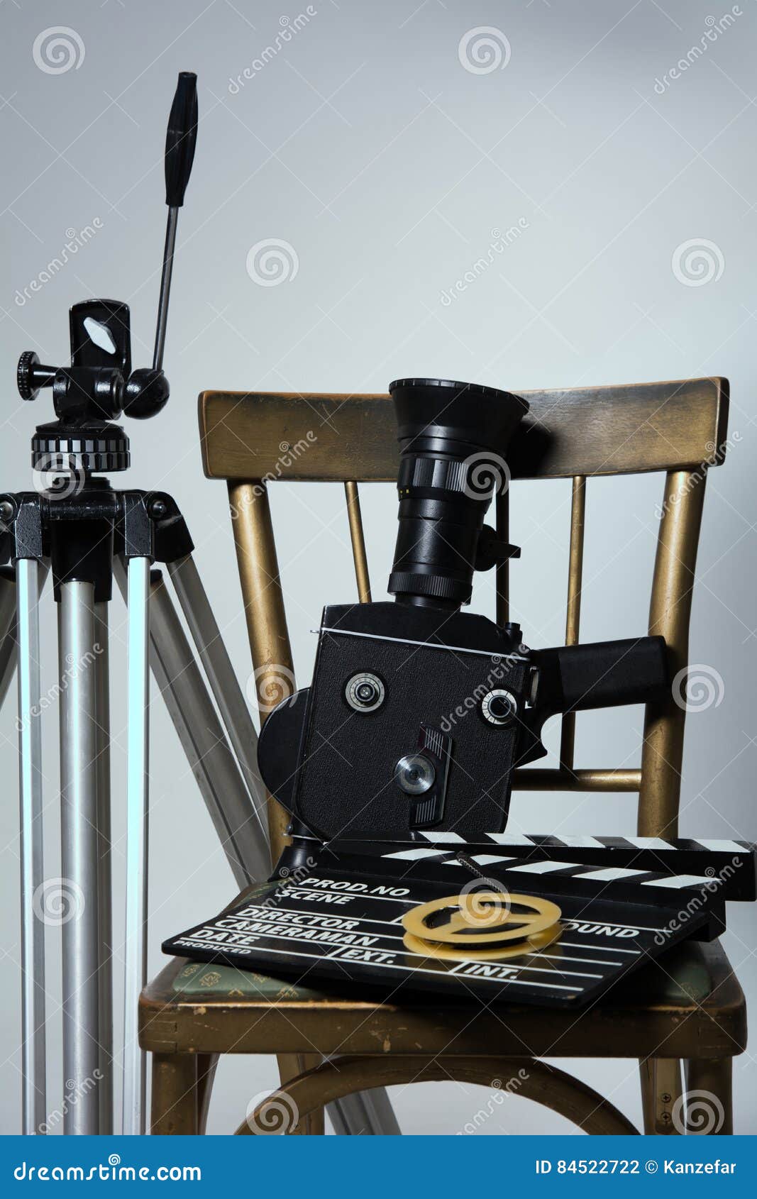 Klep Van De Driepoot De Oude Filmcamera Stock Foto - Image of directeur ...