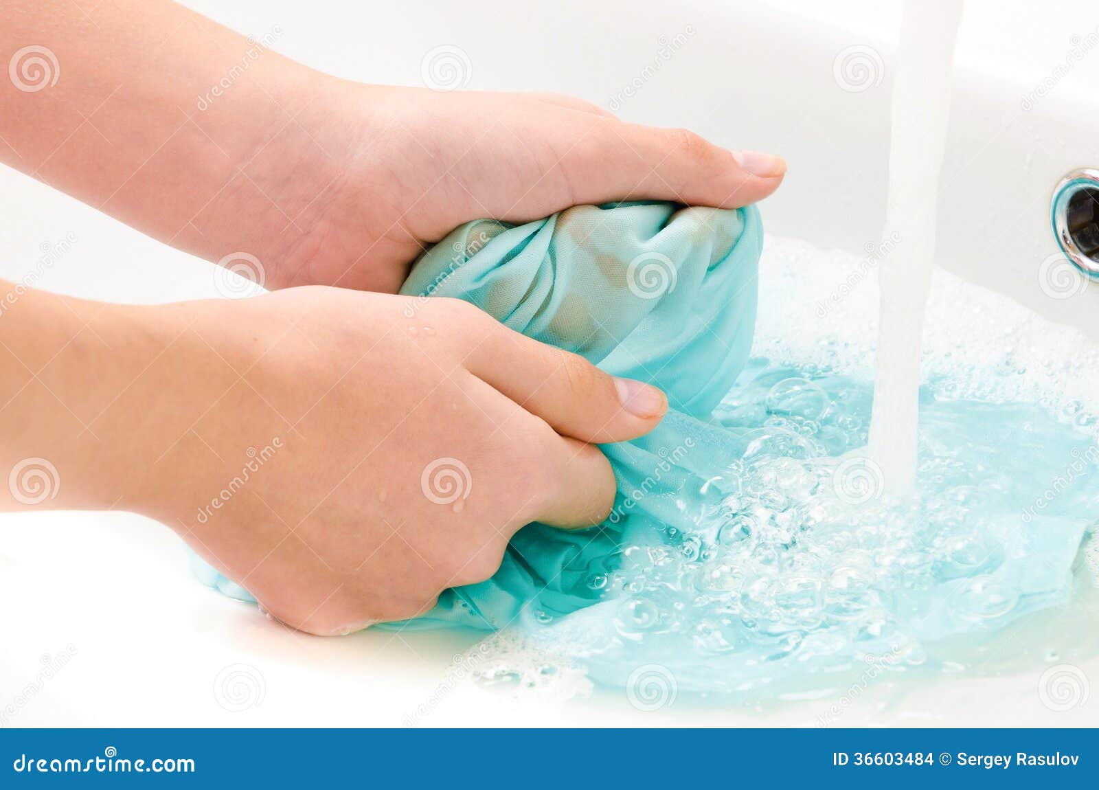 Kleren om handen te wassen stock foto. Image of rechten - 36603484