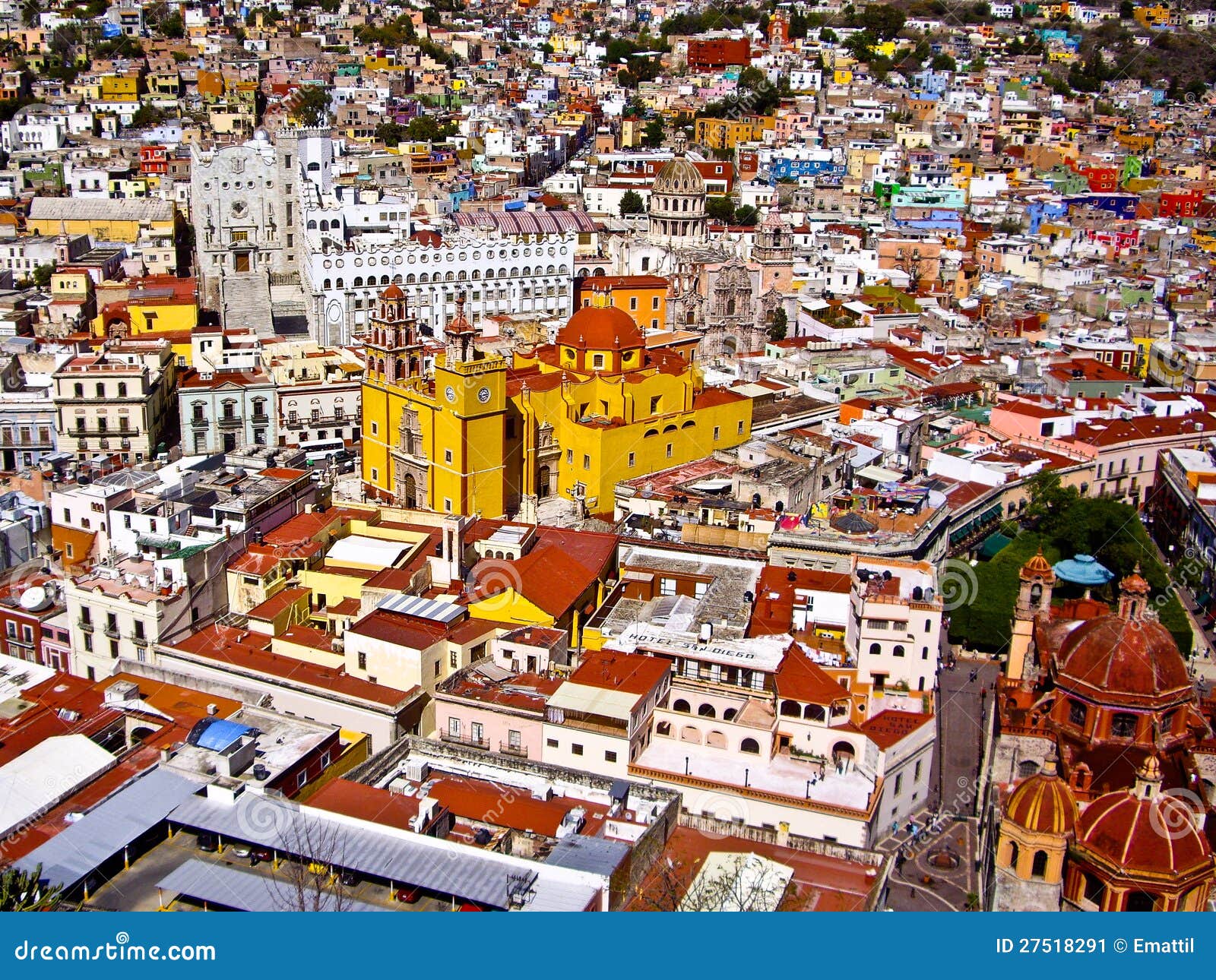 Kleurrijke Mexicaanse Stad redactionele foto. Image of levendig - 27518291