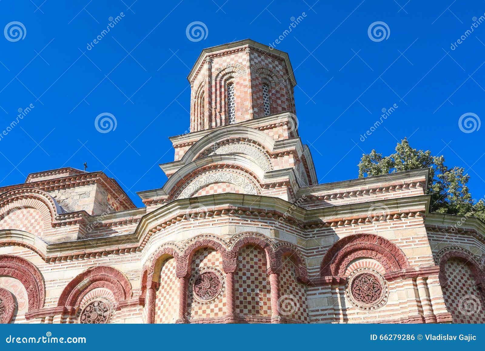 Kloster Kalenic in Serbien stockfoto. Bild von bügel - 66279286