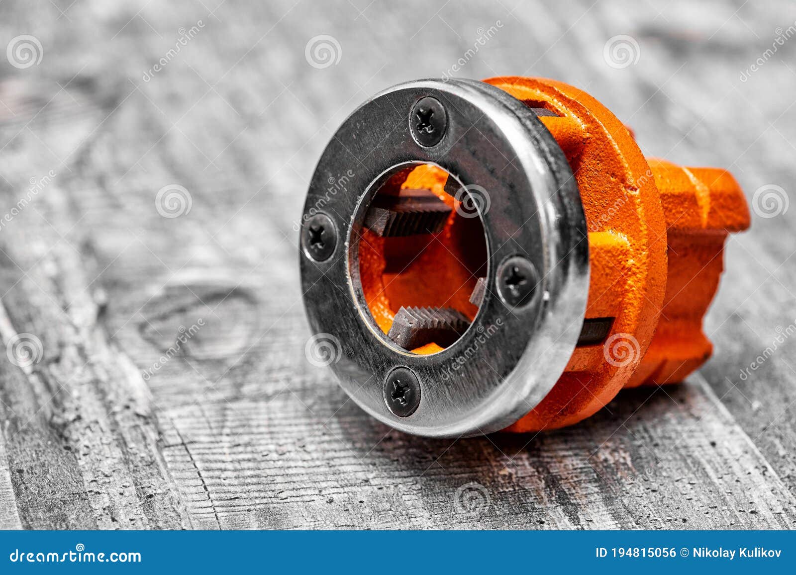 Die Stock and Die Professional Tool for Cutting Threads on Pipes, Studs ...