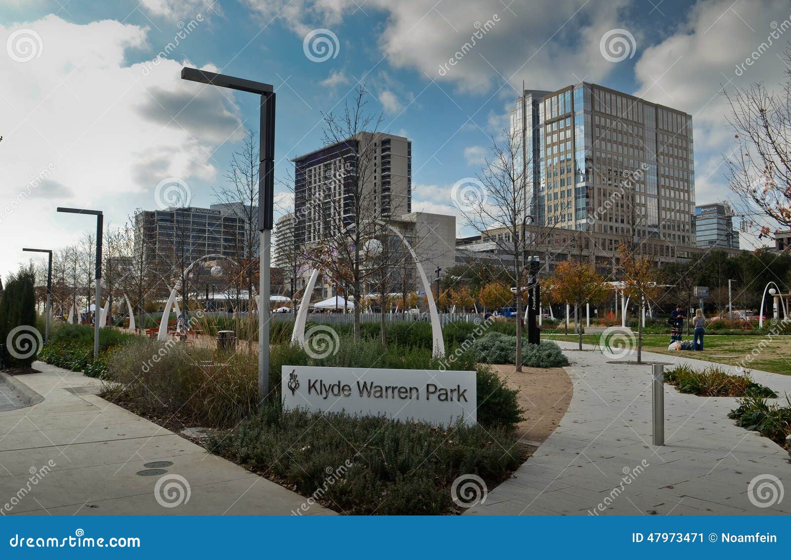Klyde Warren Park in Dallas Editorial Photo - Image of arch, park: 47973471