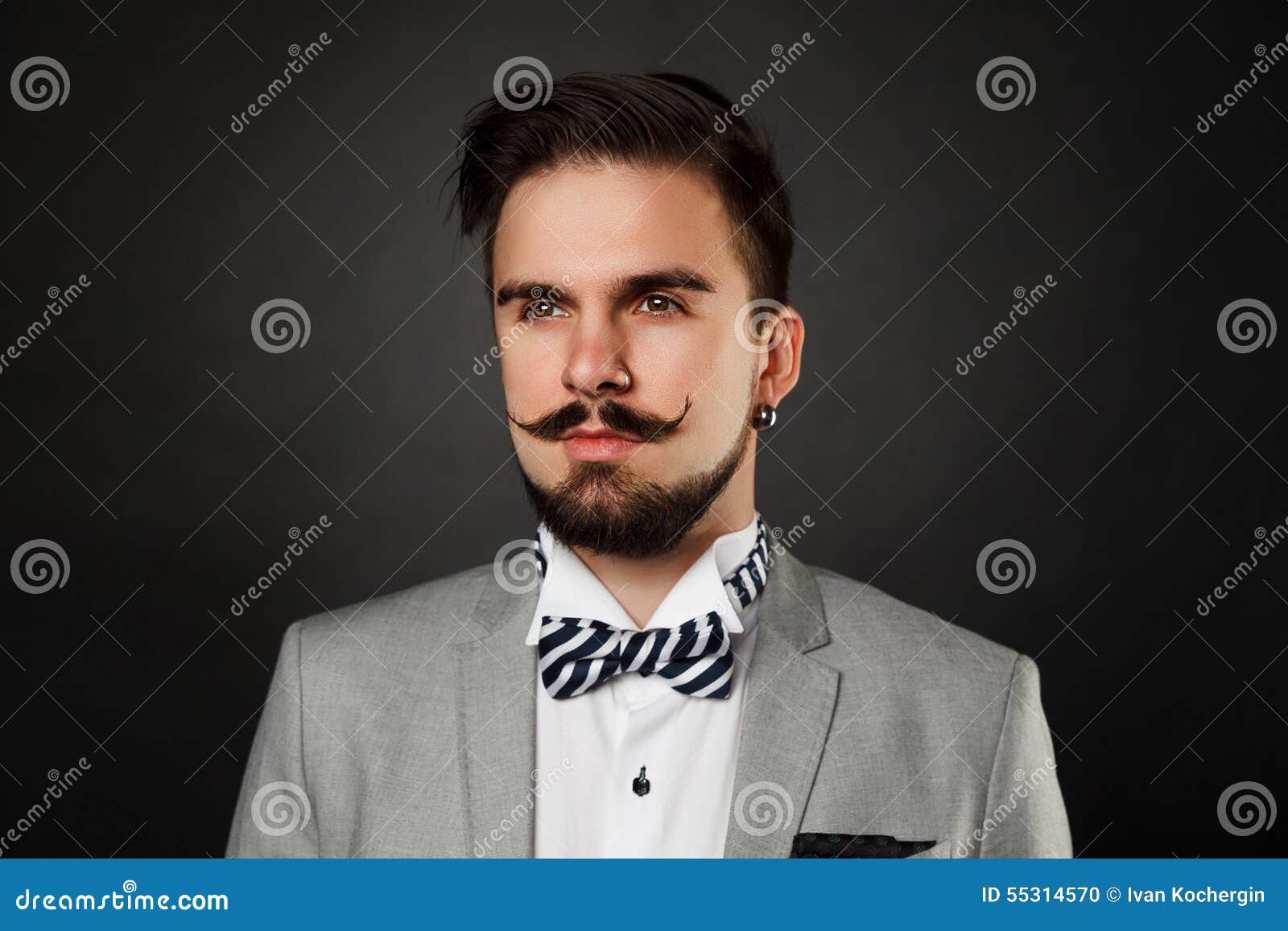 Knappe Kerel Met Baard En Snor in Kostuum Stock Foto - Image of hipster ...