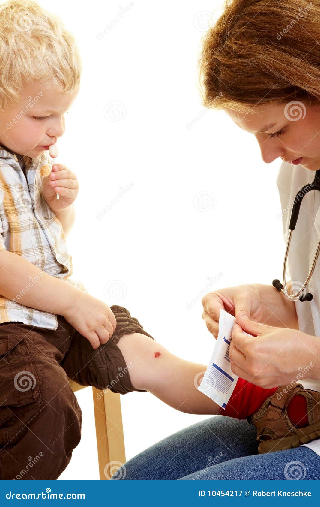 Knee scratched stock image. Image of abrasion, band, healing - 10454217