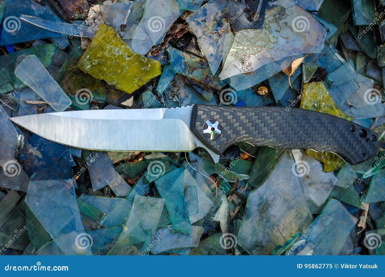 Knife for Everyday Carrying. Stock Image - Image of steel, army: 95862775
