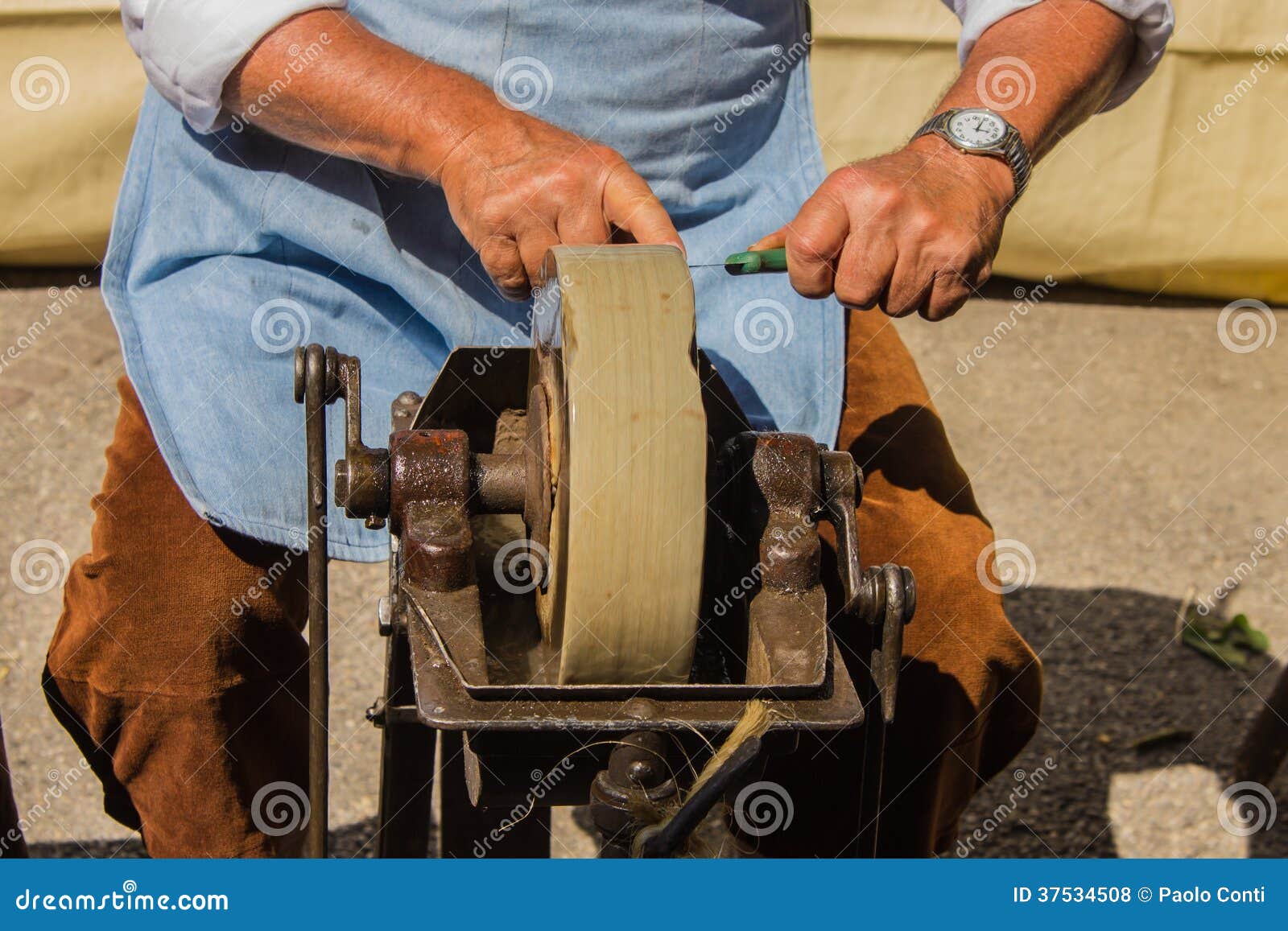 The knife-sharpener stock photo. Image of tool, work - 37534508