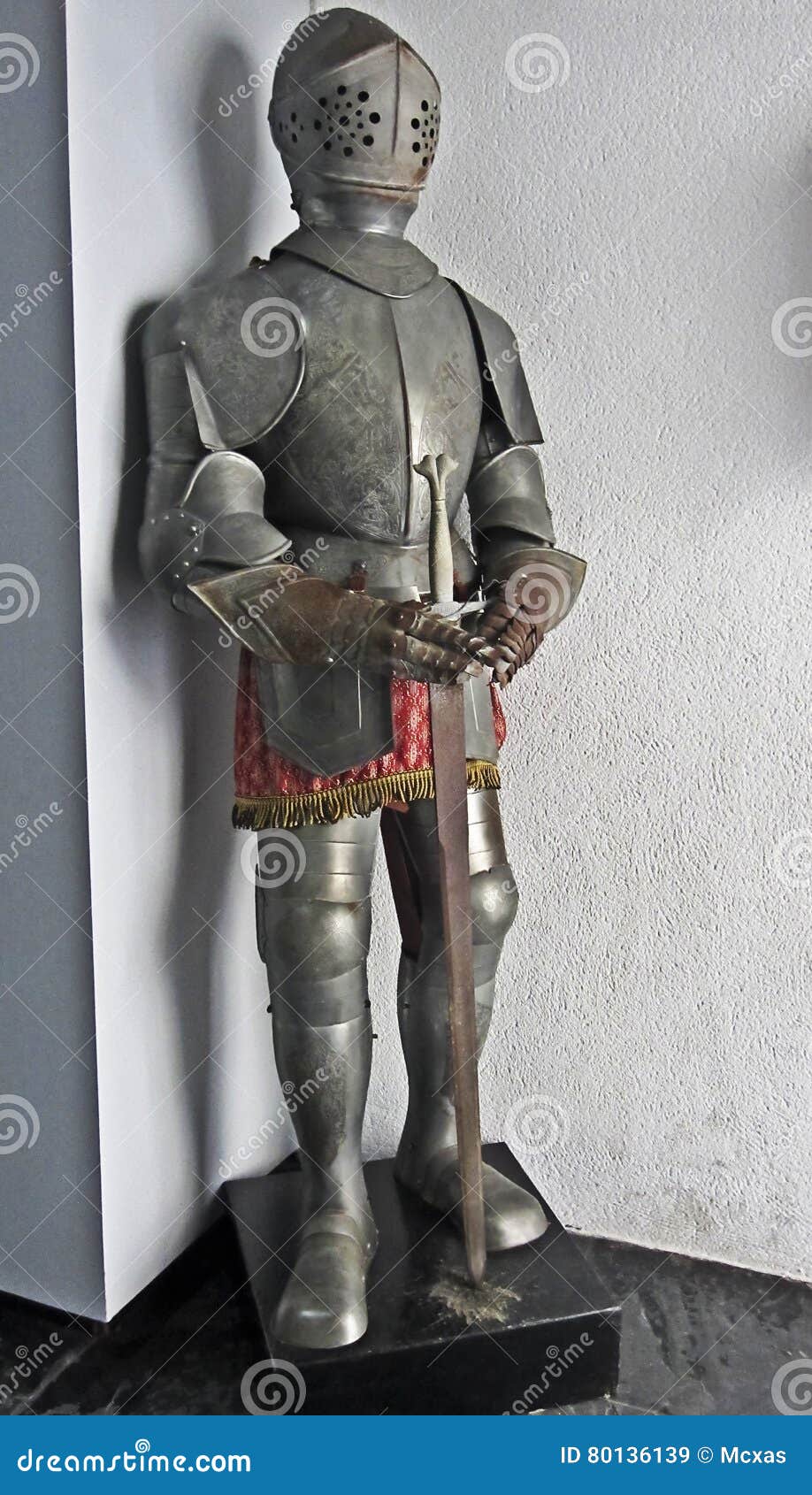 Knight Armor - From Chain Mail And Chain Armor To Plate Armor ...