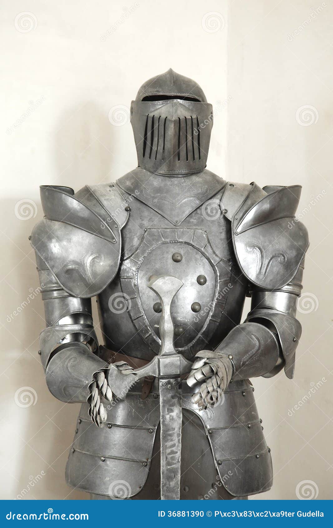 Real medieval knight armor - heinriko