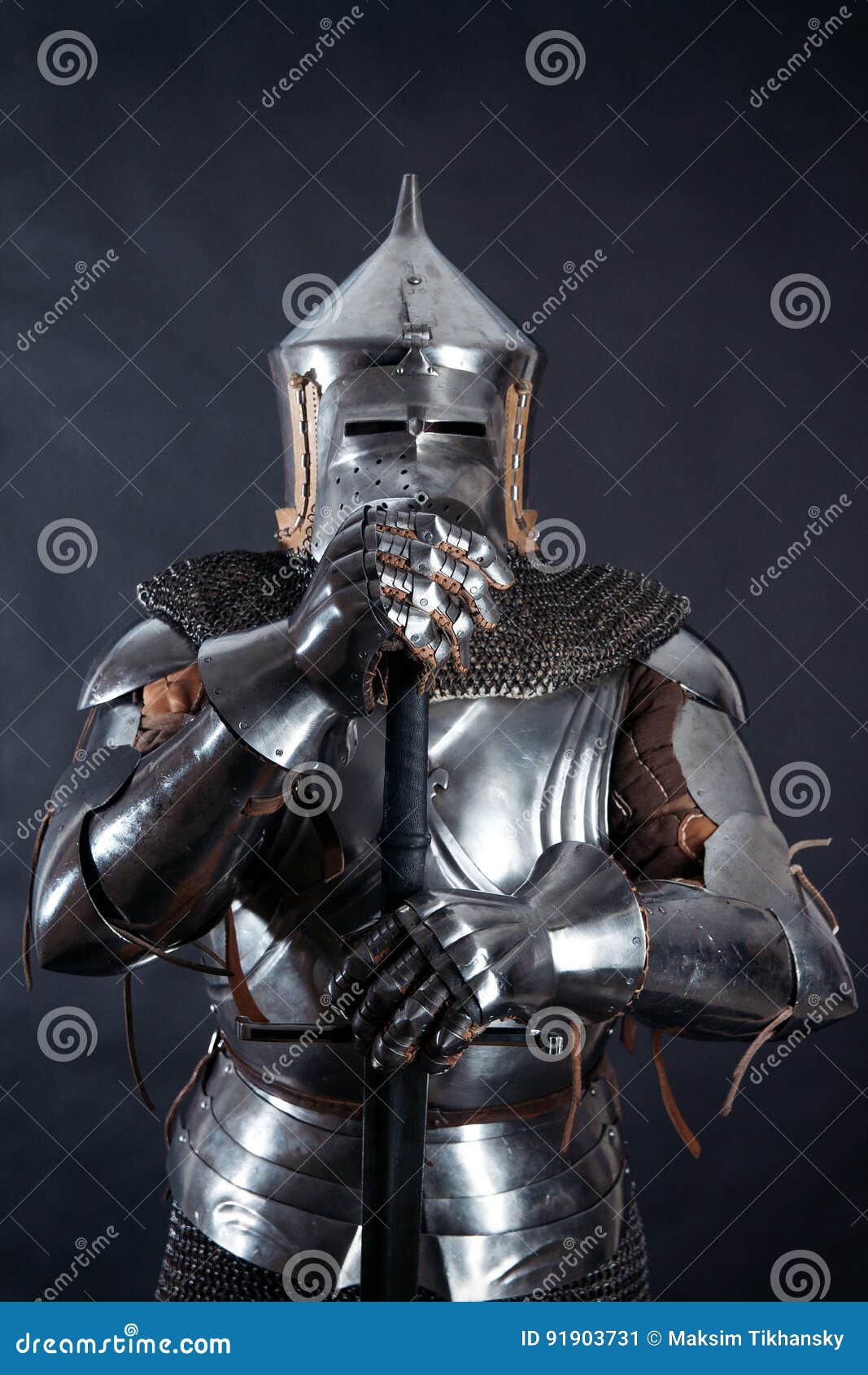 Knight on dark background stock image. Image of fantasy - 91903731