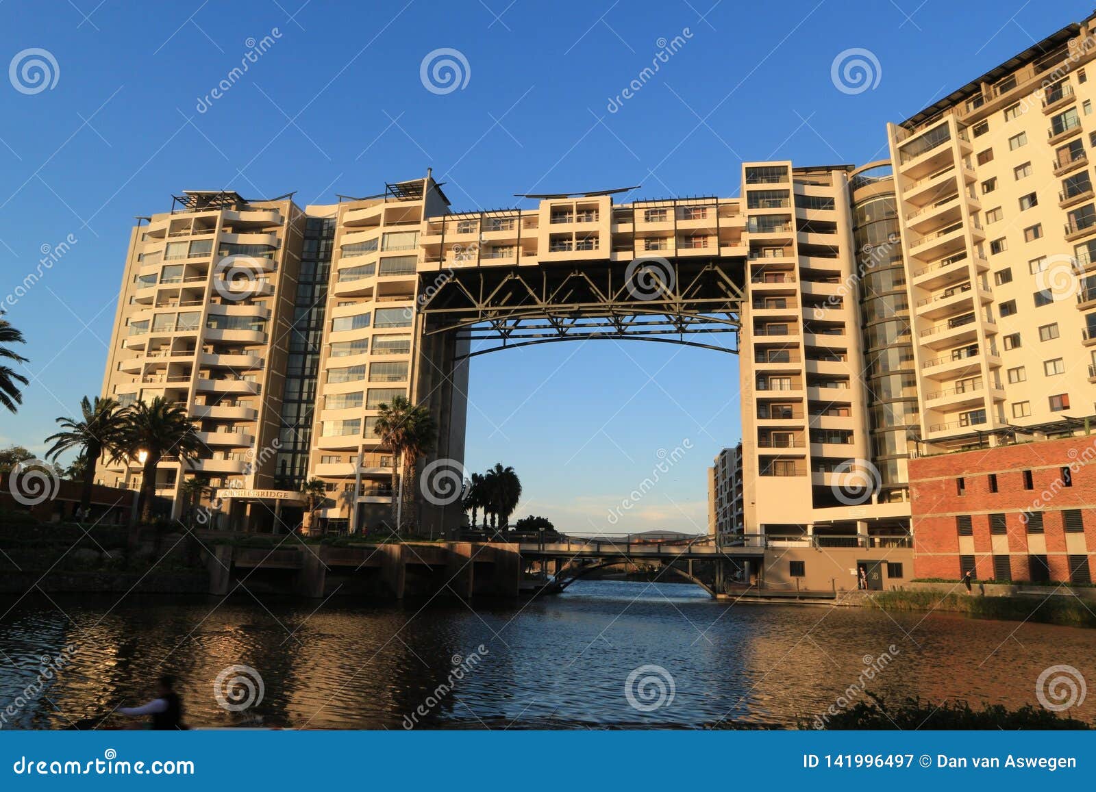 Knights Bridge Building editorial photography. Image of river - 141996497
