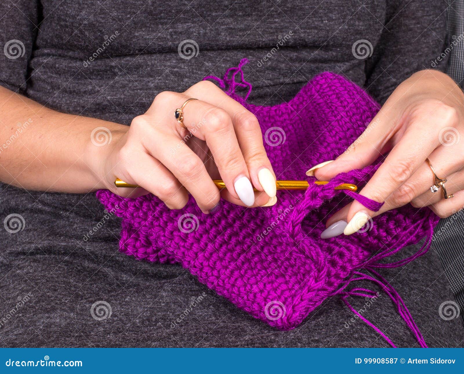 Knitting imagen de archivo. Imagen de manera, instrumento - 99908587